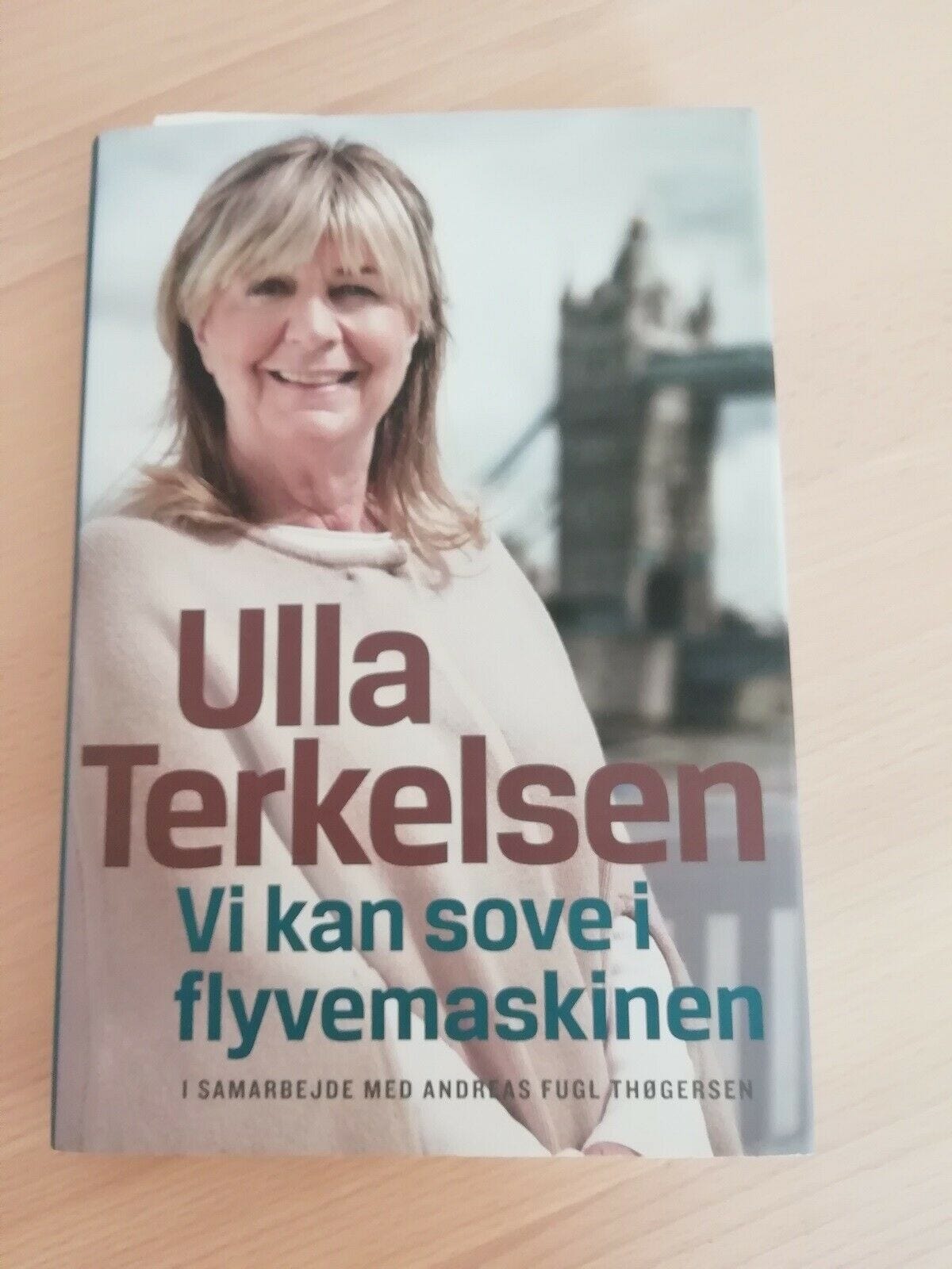 Vi kan sove i flymaskinen, Ulla Terkelsen, genre: biografi | DBA