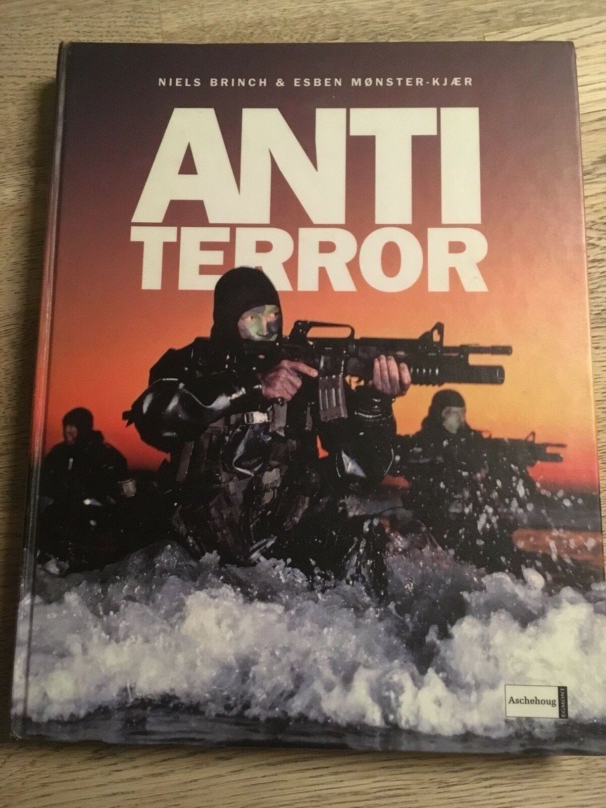 Anti terror, Niels Brinch & Esben Mønster-Kjær, emne: historie og ...