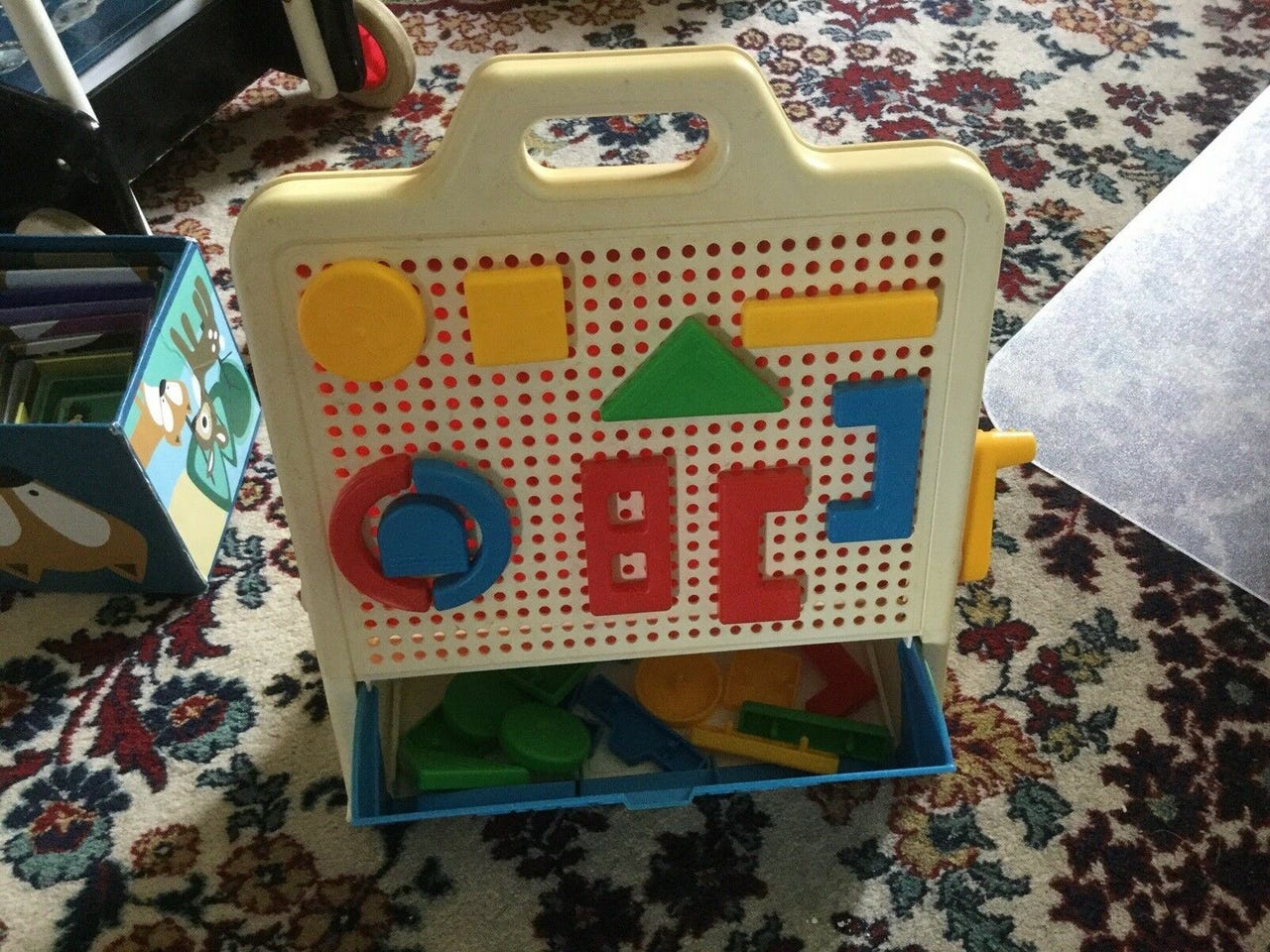 Legetøj, Vintage Fisher Price Peg Board & Shapes | DBA