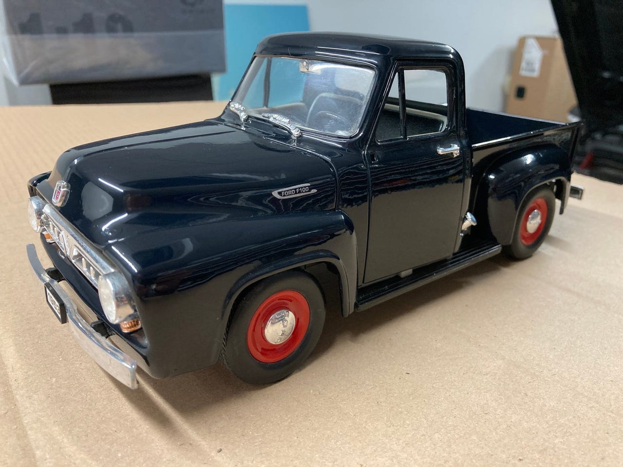 Modelbil, Fors F100 Pick Up 1953 1/18, skala 1:18 | DBA
