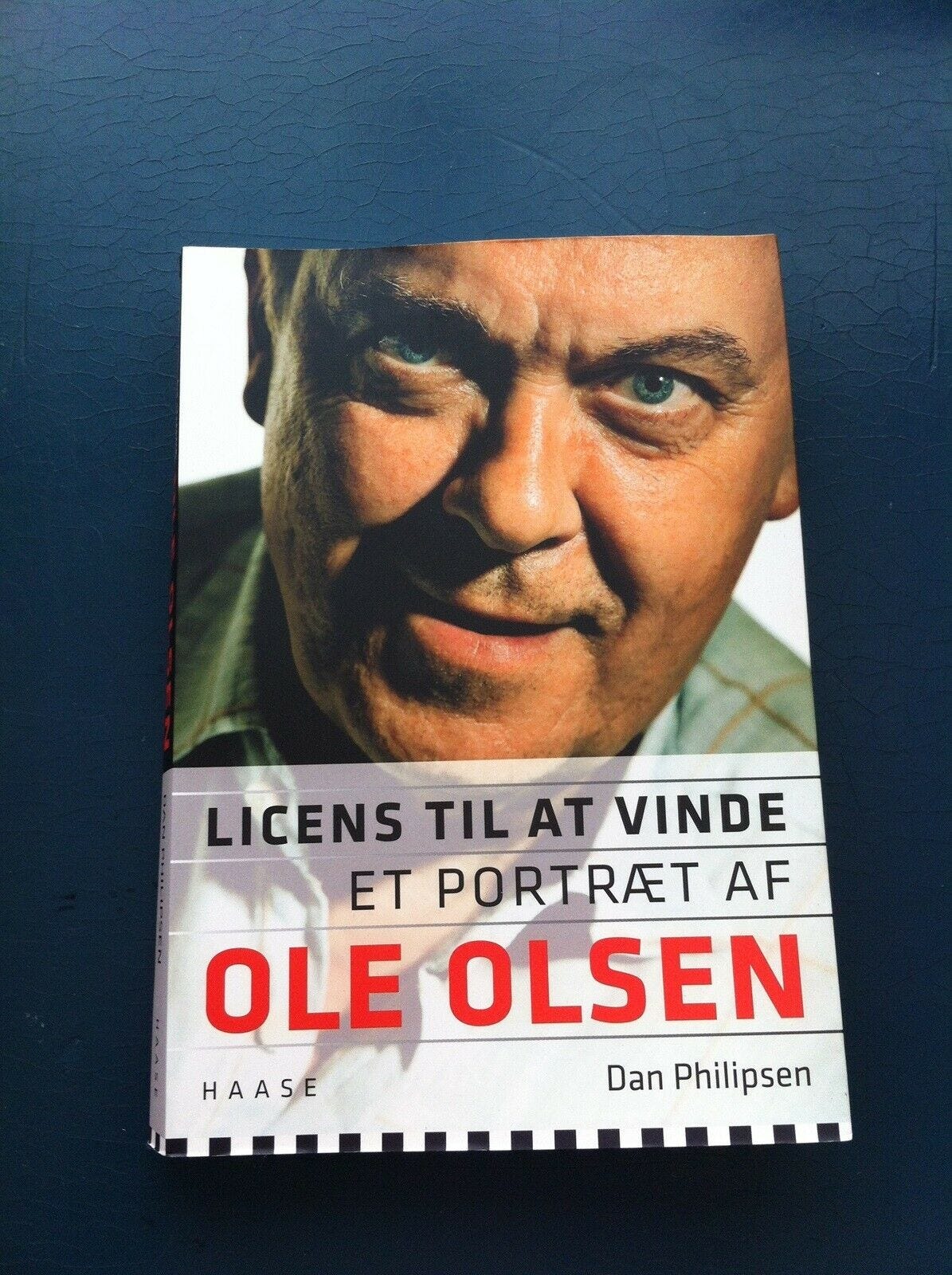 et portræt af ole olsen, dan philipsen, genre: biografi | DBA