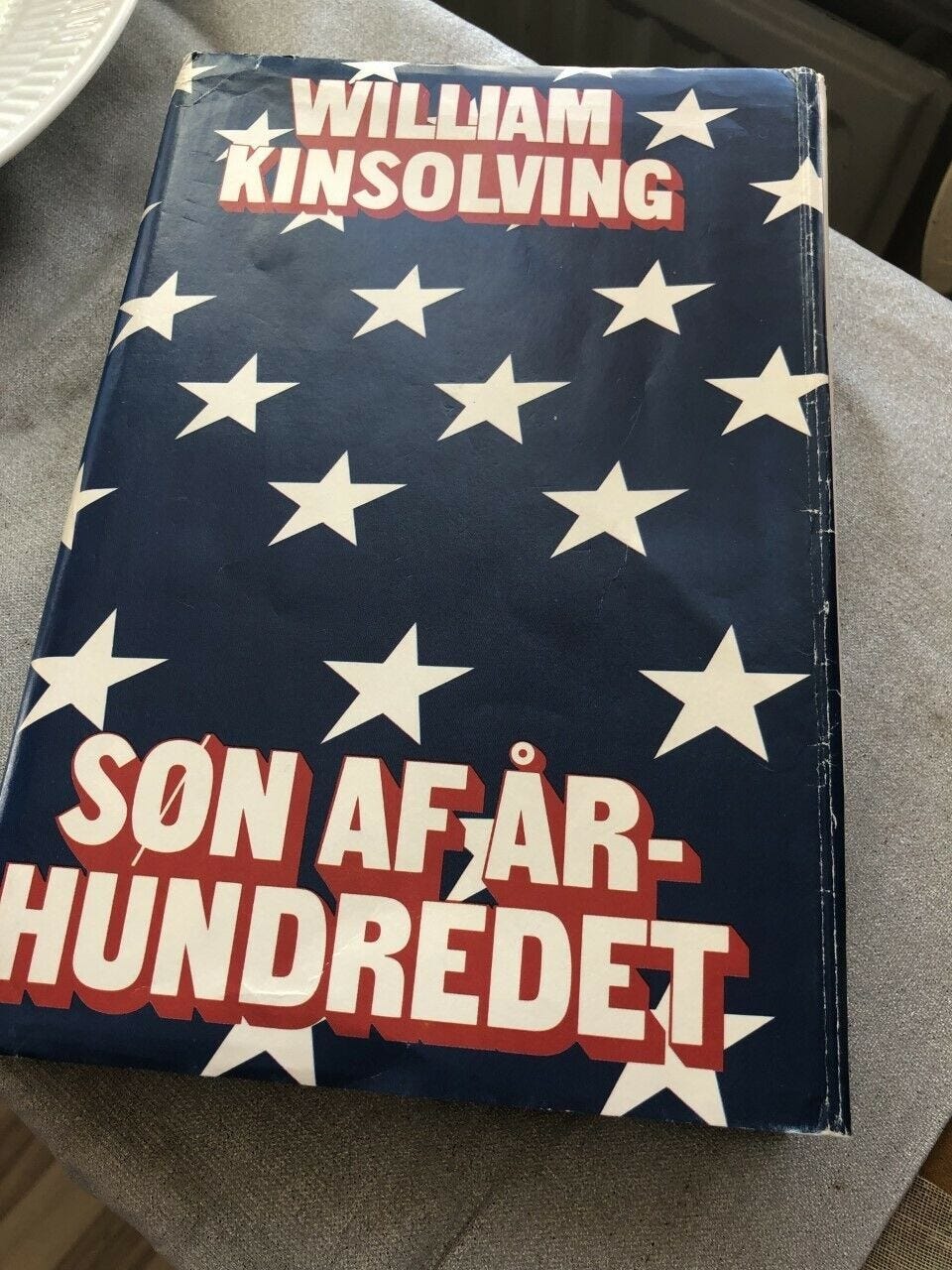 Søn af Århundredet, William Kinsolving, genre: roman | DBA