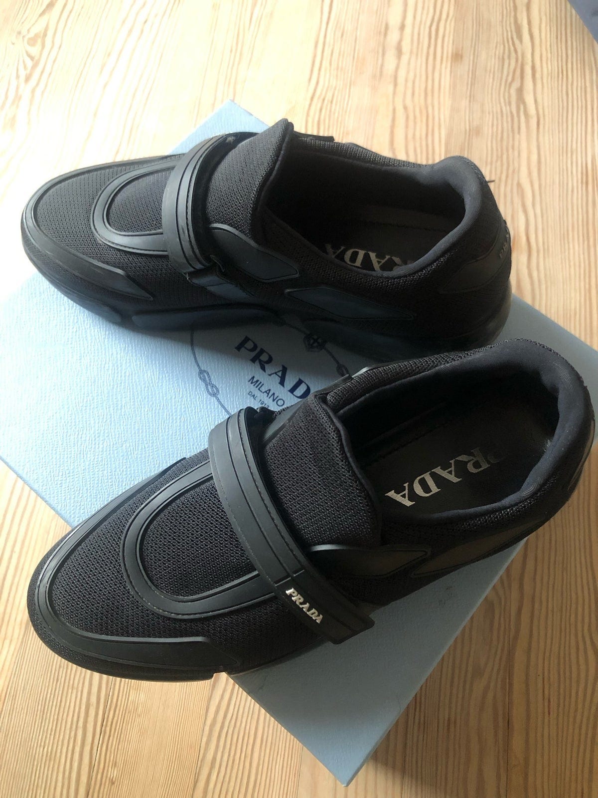 Sneakers, str. 38, Prada | DBA