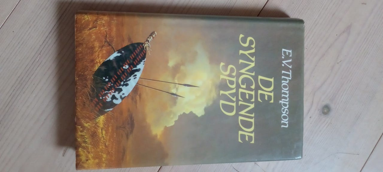De syngende spyd, E. V. Thompson, genre: roman | DBA