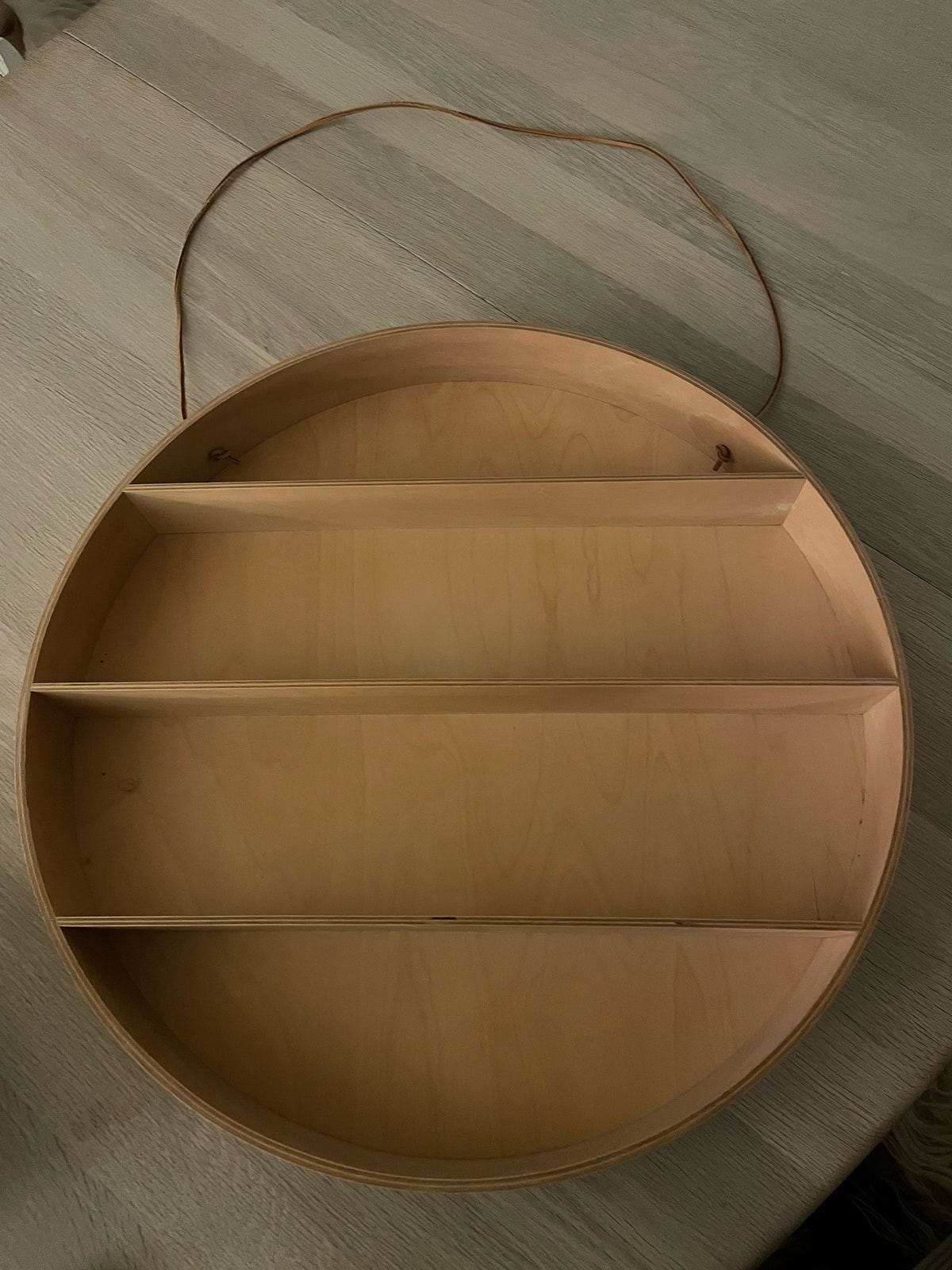 Rund hylde i lyst træ, Ferm living | DBA