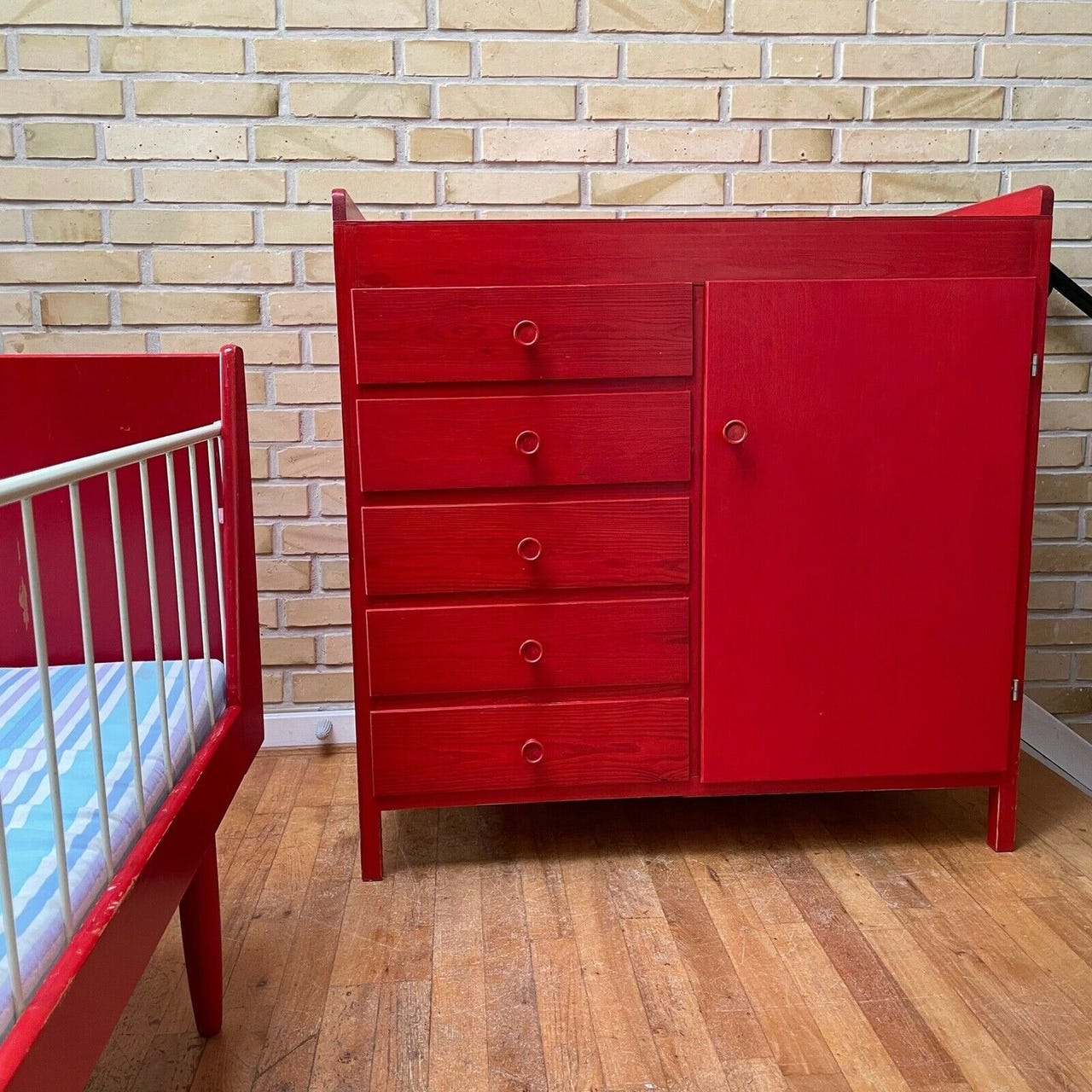 Anden arkitekt, Hevali, Seng og puslebord | DBA