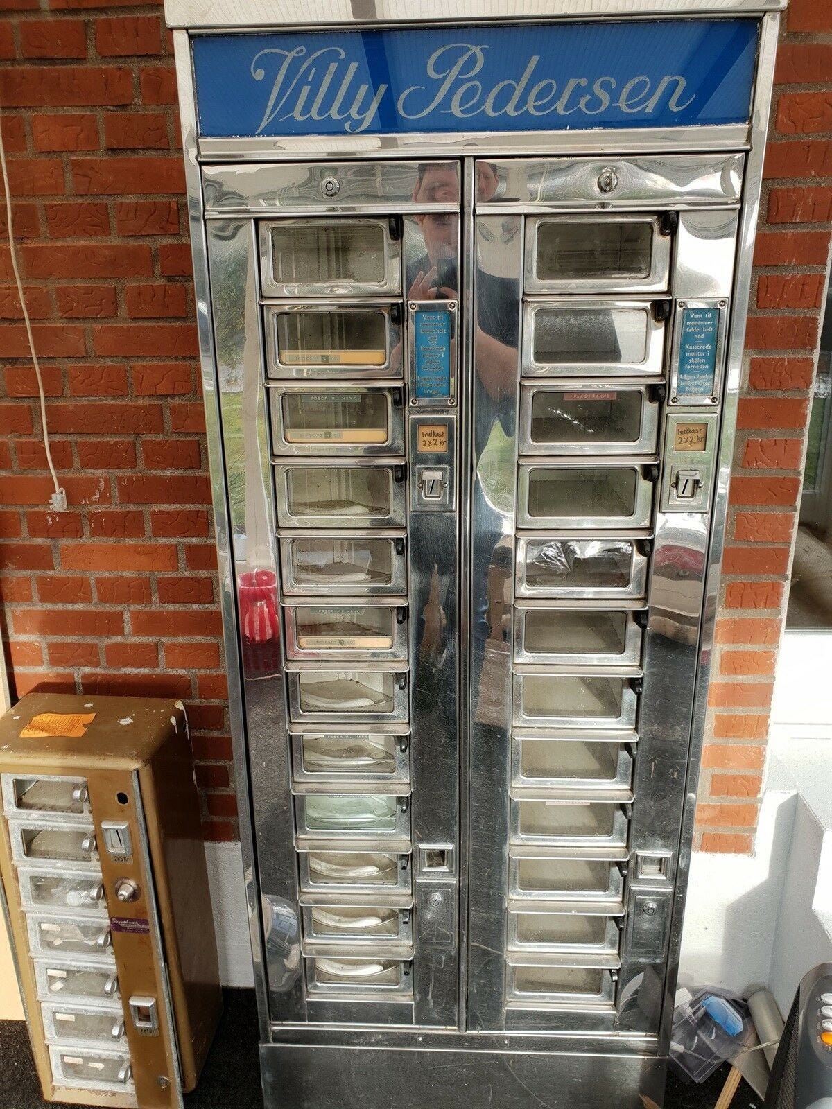 Søger alle former for automater.... Søgeord: vareautomat automat ...