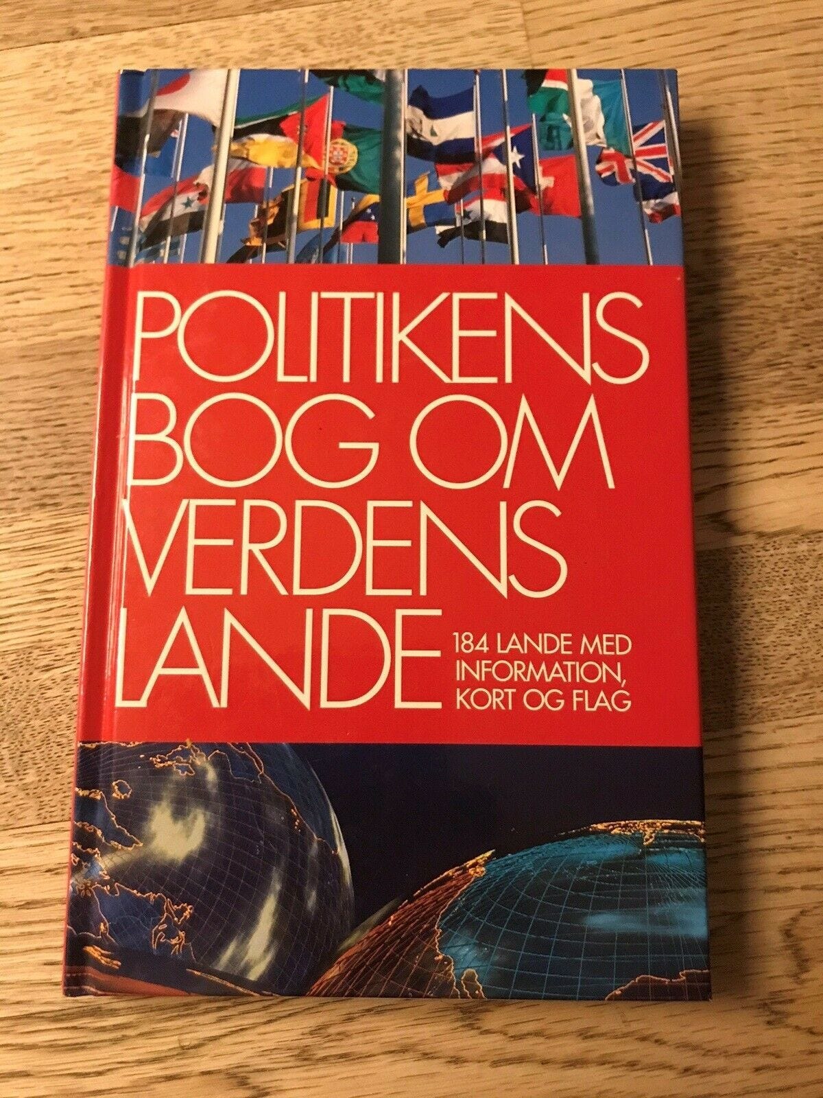 Politikens bog om verdens lande, emne: historie og samfund | DBA