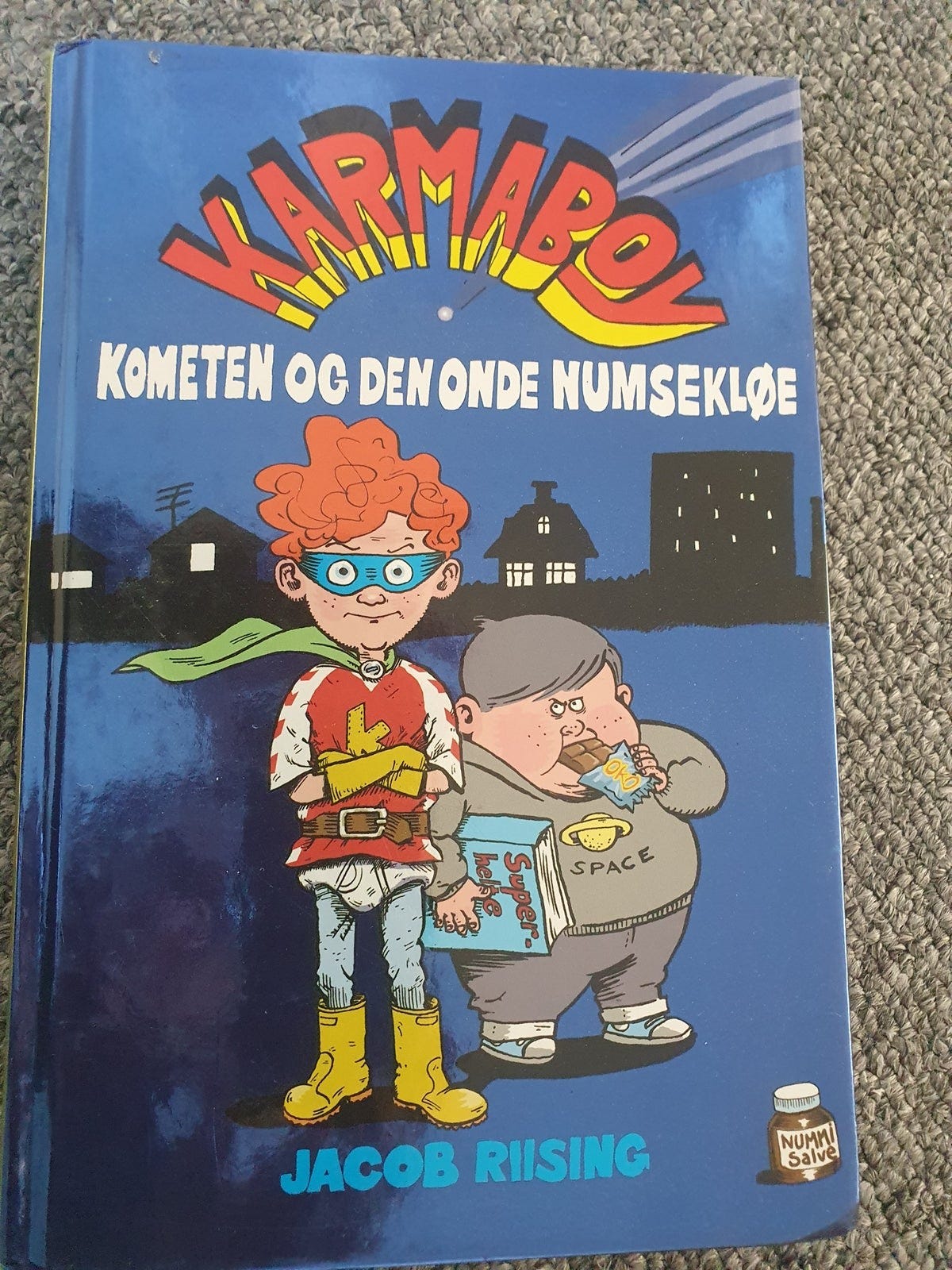 Karmaboy - kometen og den onde numsekløe, Jacob Riising | DBA