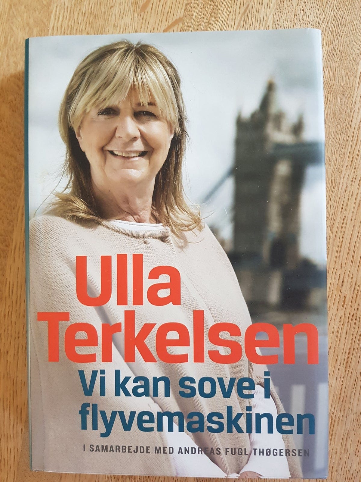 Vi kan sove i flyvemaskinen, Ulla Terkelsen, emne: rejsebøger | DBA