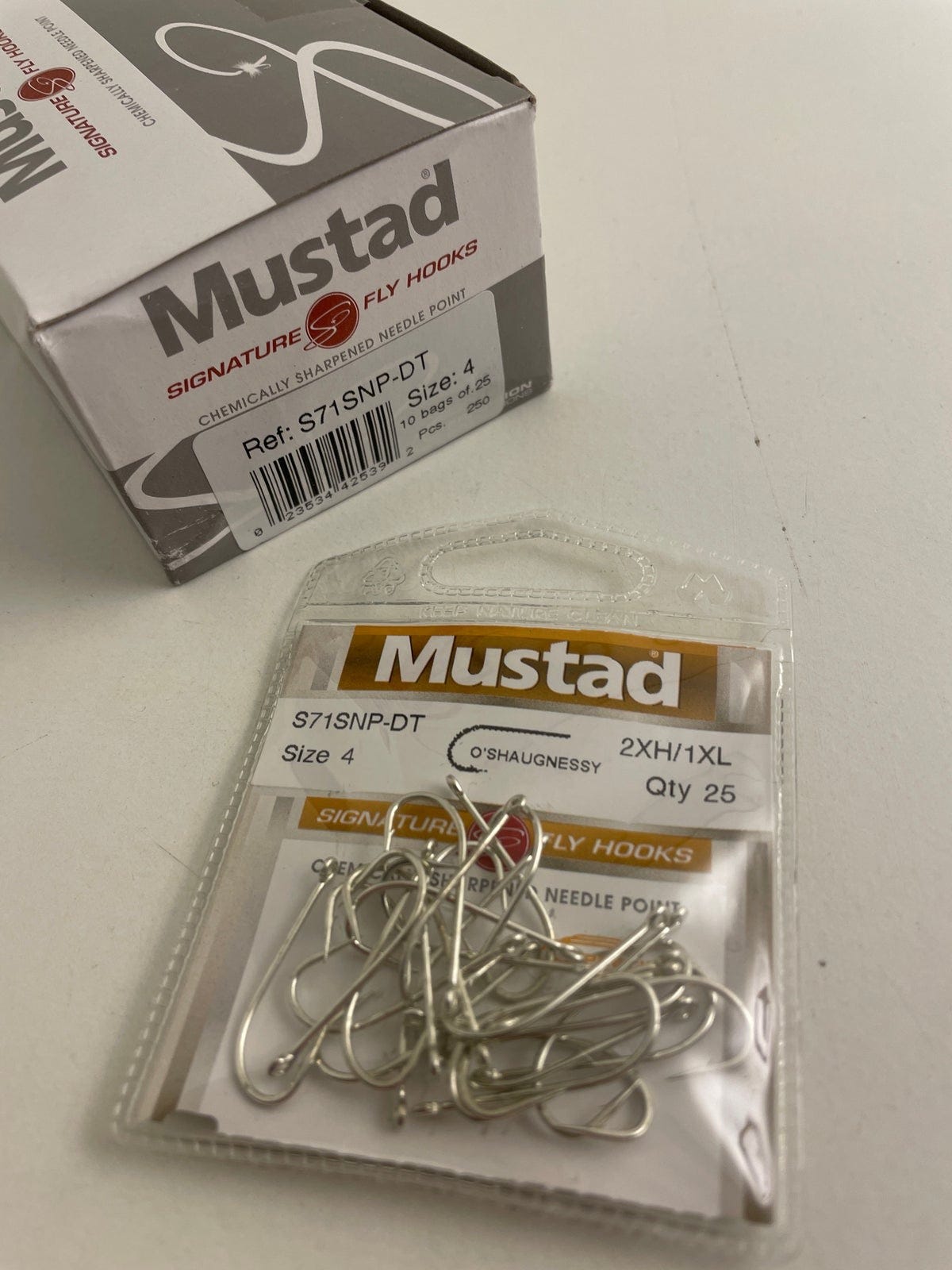 Fluekrog, Mustad | DBA