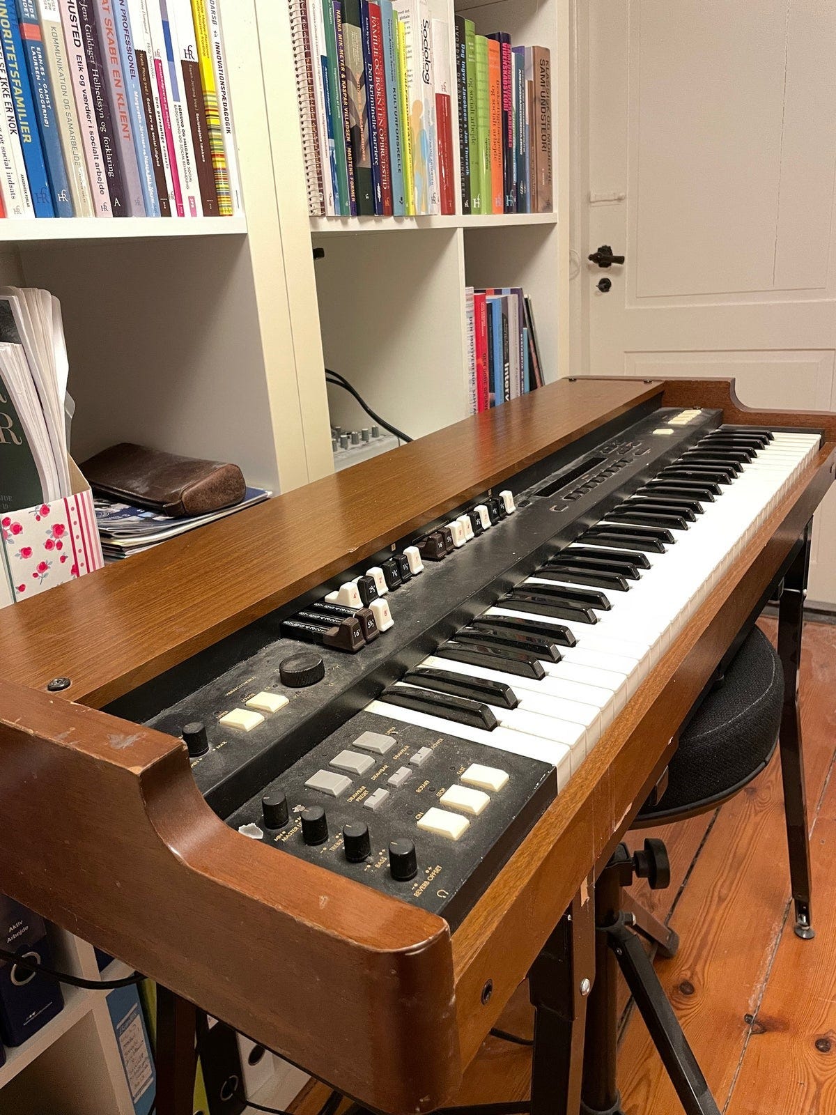 Korg cx3 Efterlyser defekt Orgel Korg cx3 digital model (som på ...