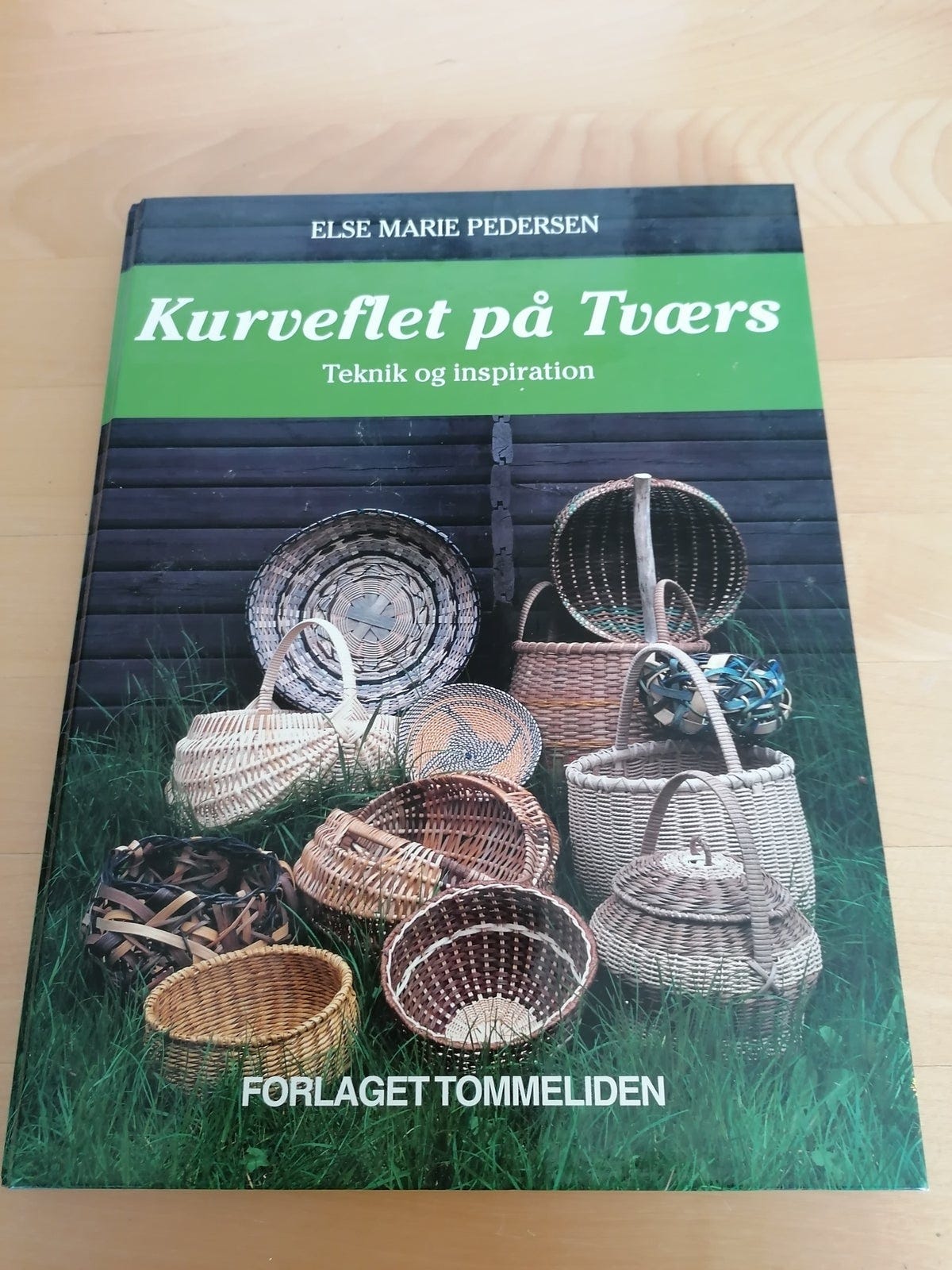 Kurveflet på tværs, Else Marie Pedersen, emne: hobby og sport | DBA