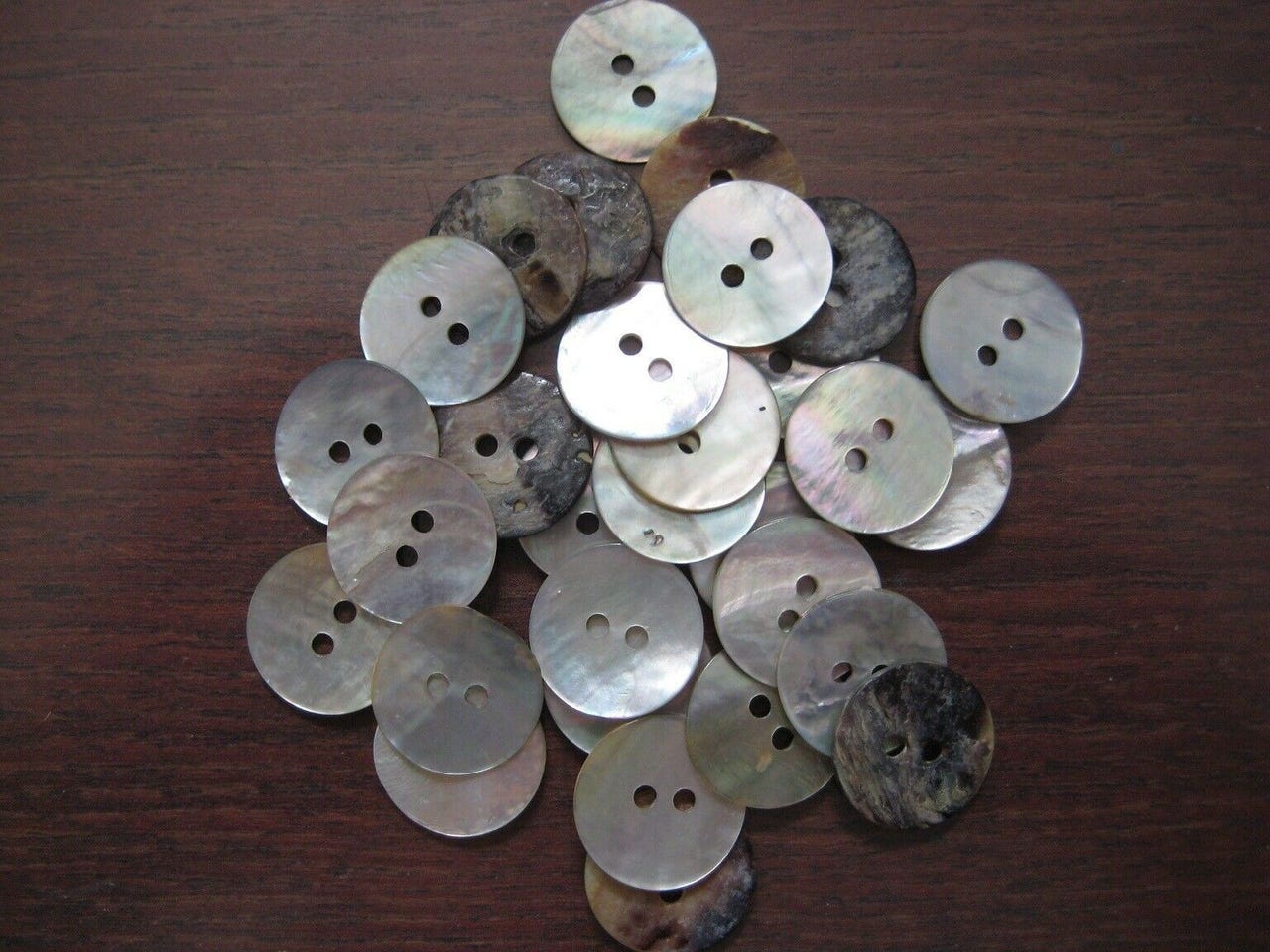 Knapper, Perlemorsknapper | DBA