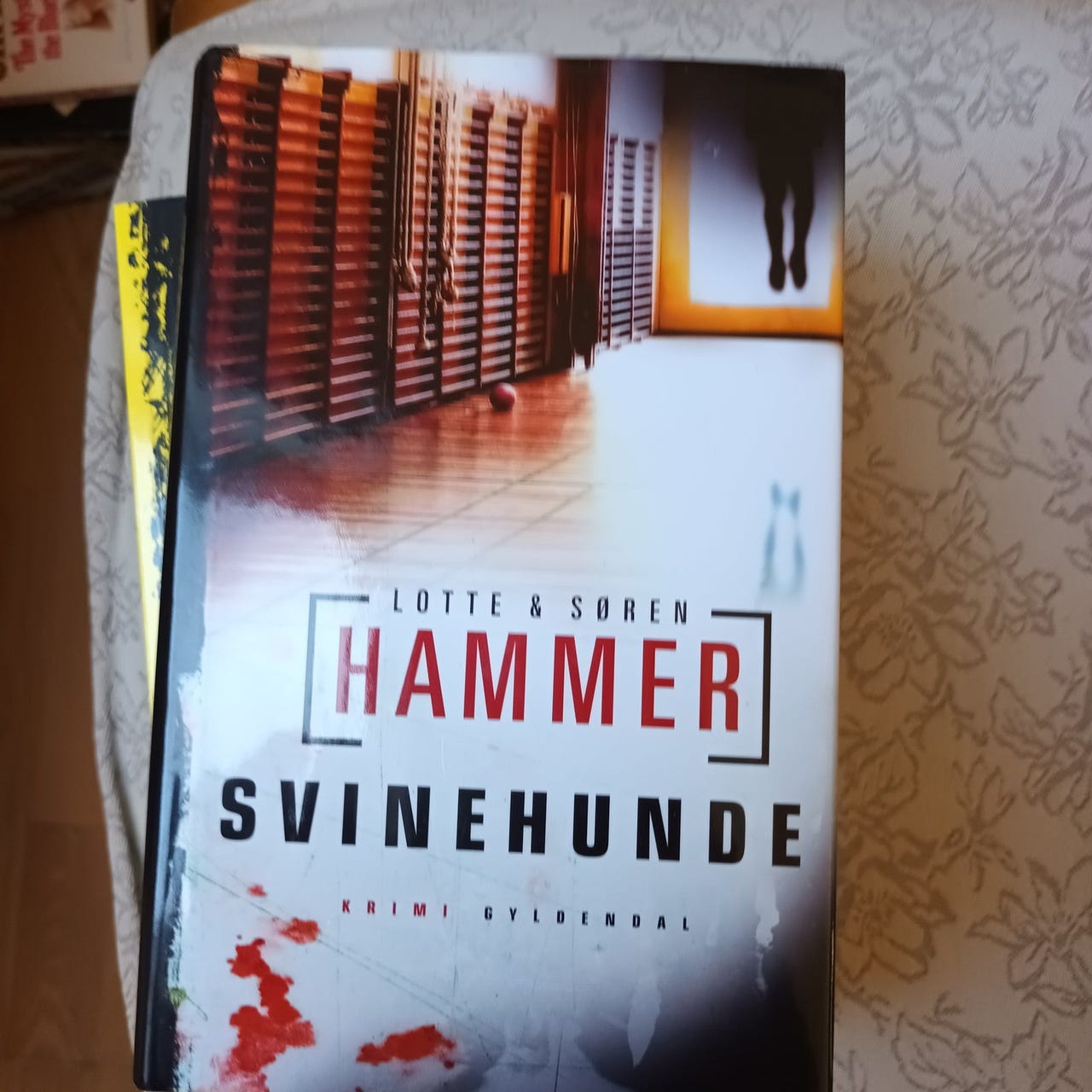 Svinehunde, Lotte og Søren Hammer, genre: krimi og spænding | DBA
