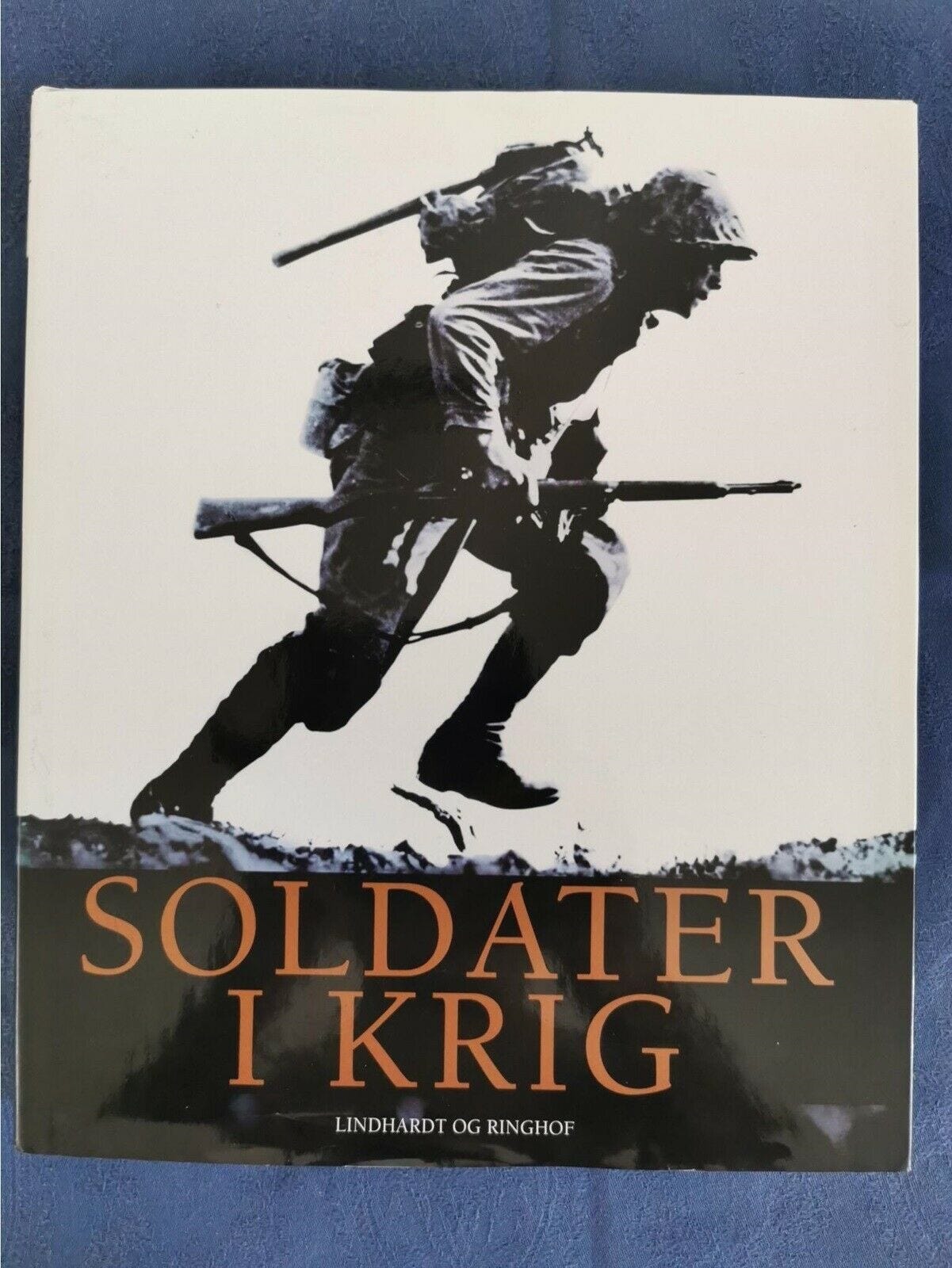 Soldater i Krig, R. G. Grant, emne: historie og samfund | DBA