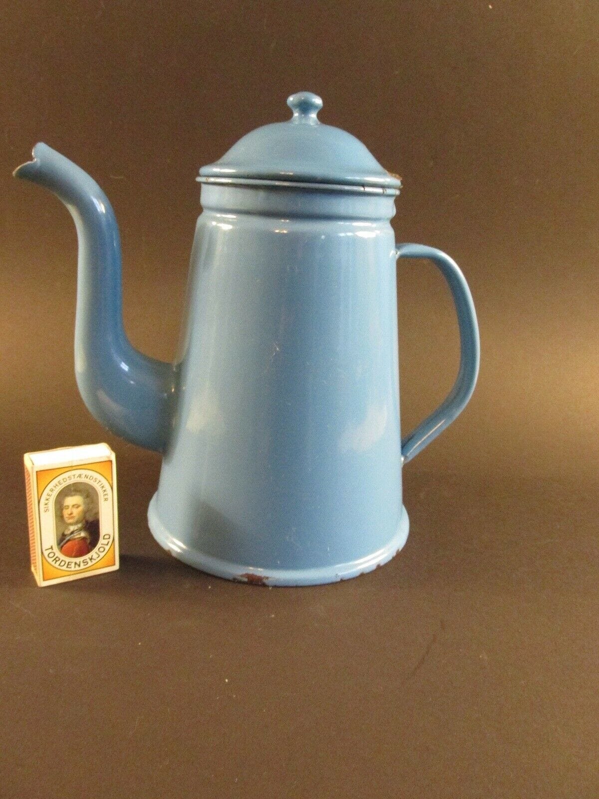 Emalje, Kaffe kande med låg. ca. 1,5 liter., Madam Blå. Glud ...