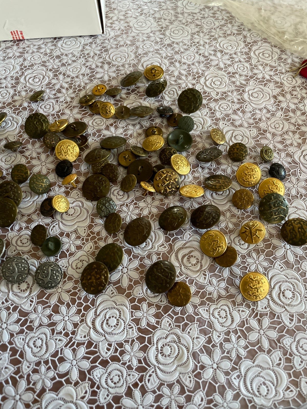 Militær, Militære knapper | DBA