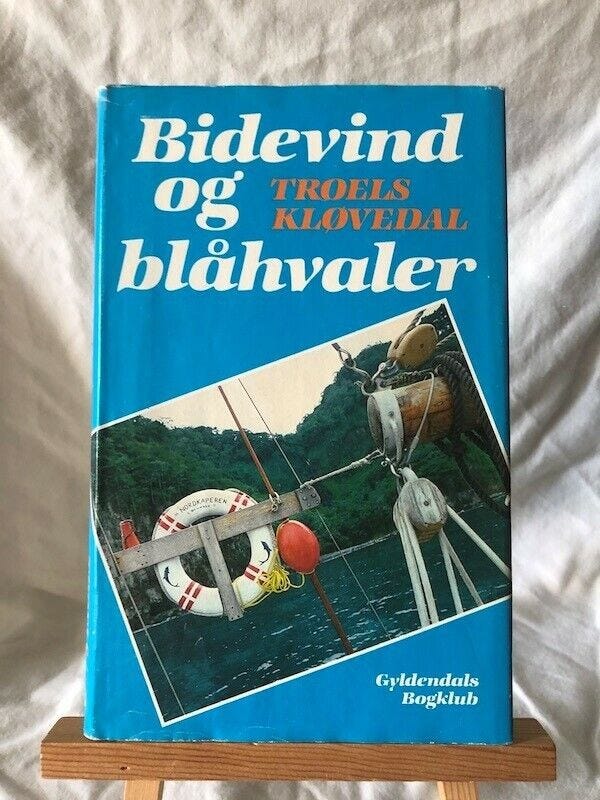 Bidevind og blåhvaler, Troels Kløvedal | DBA