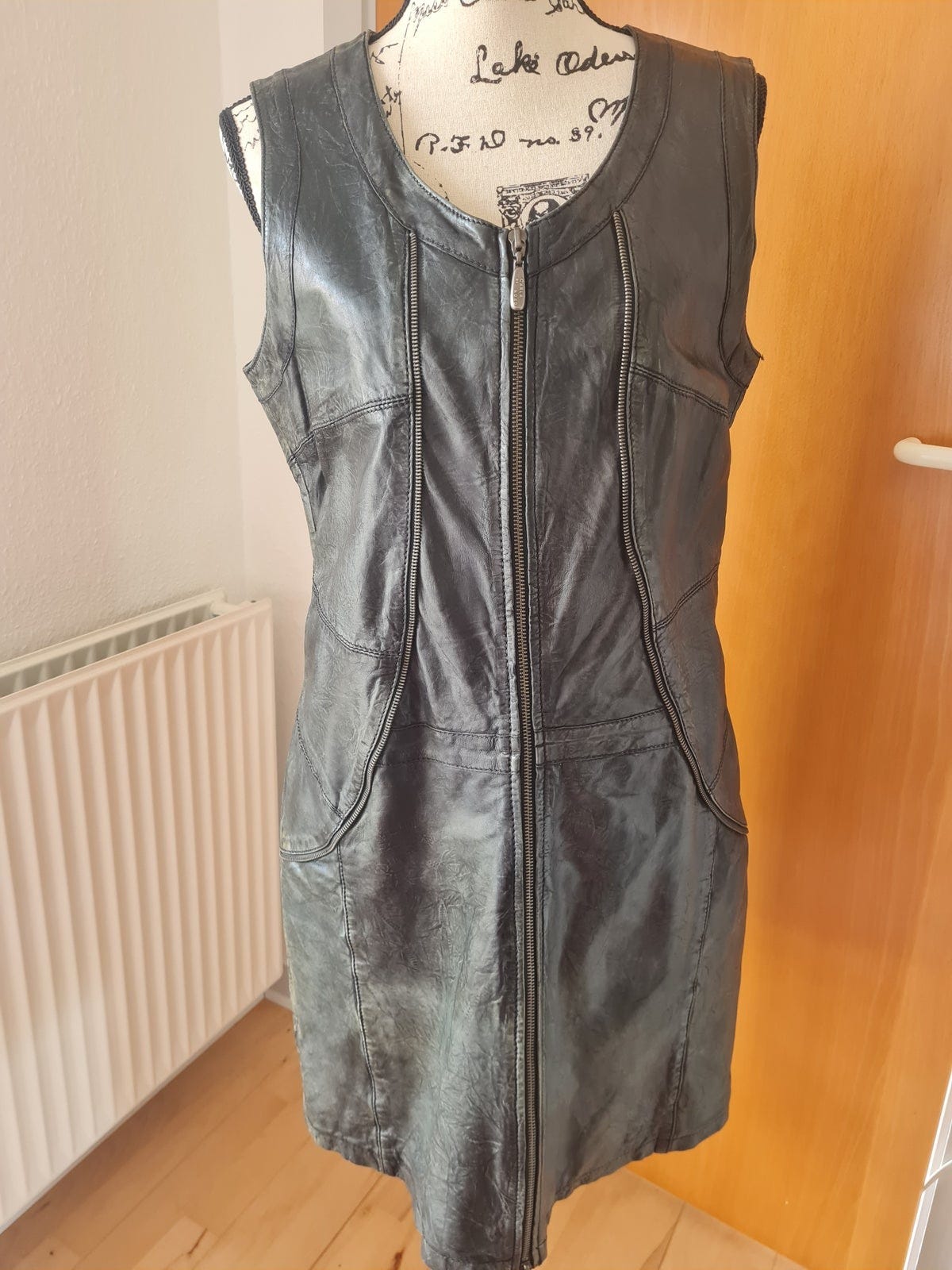 Ny Skindkjole, Carla du nord, str. XL | DBA