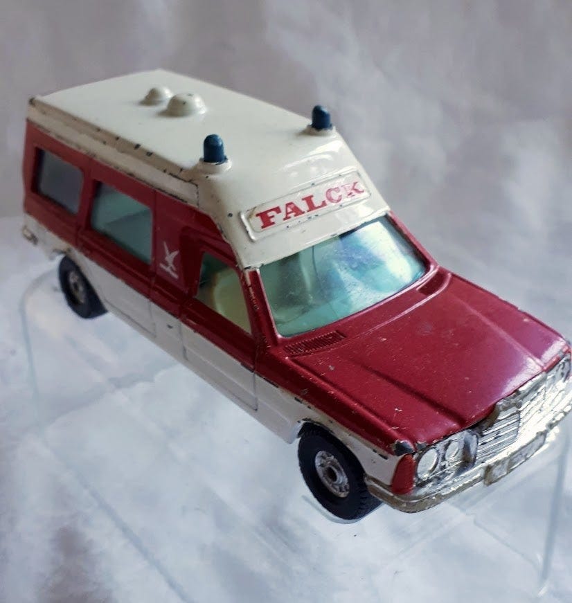 Modelbil, Corgi. Mercedes. Ambulance. Falck. Bonna 2500 | DBA