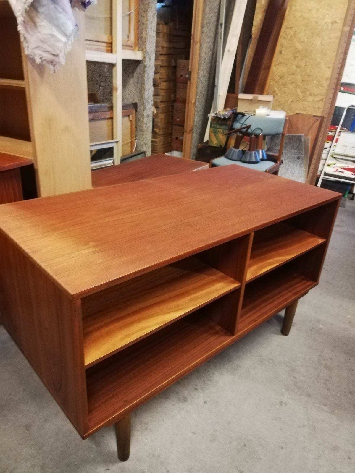 Anden reol, teaktræ, b: 120 d: 58 h: 68 | DBA