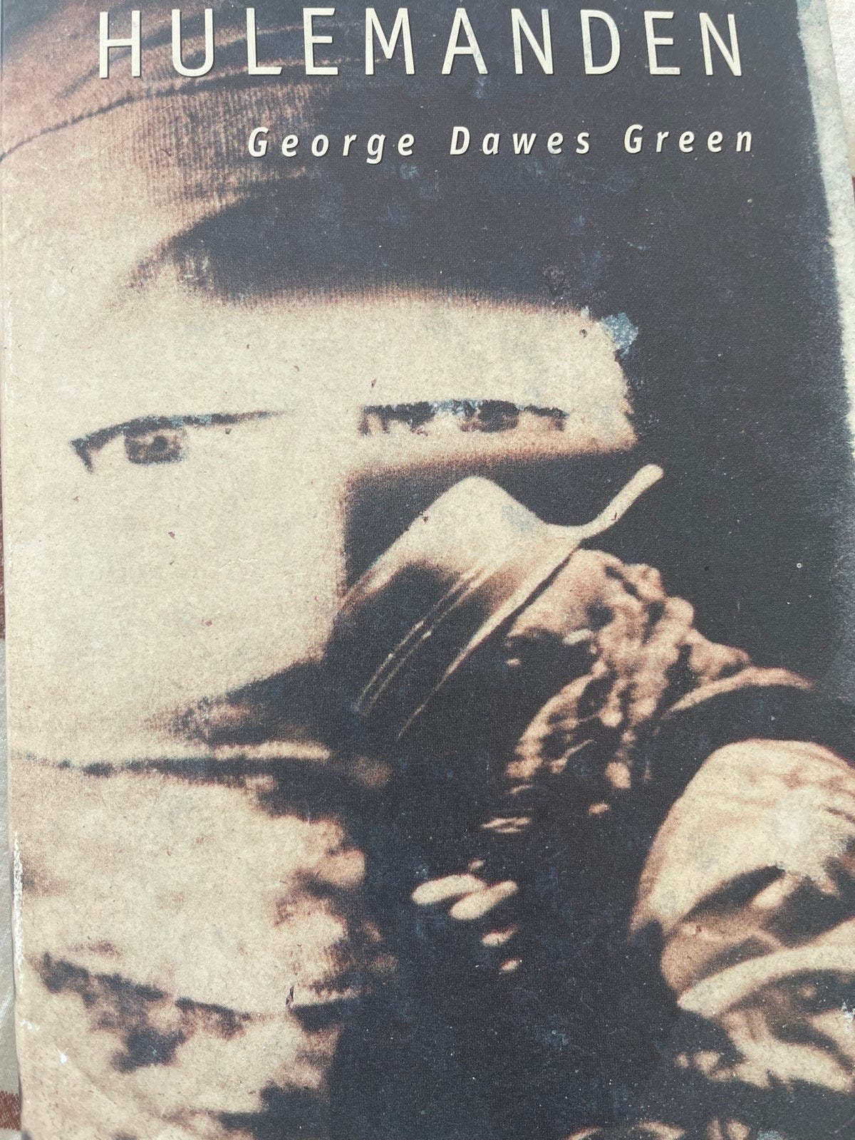 Hulemanden, George Dawes Green, genre: krimi og spænding | DBA