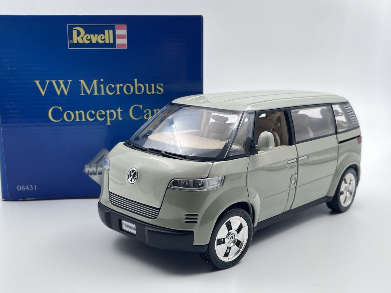Modelbus, 2001 VW Microbus Concept, skala 1:18 | DBA