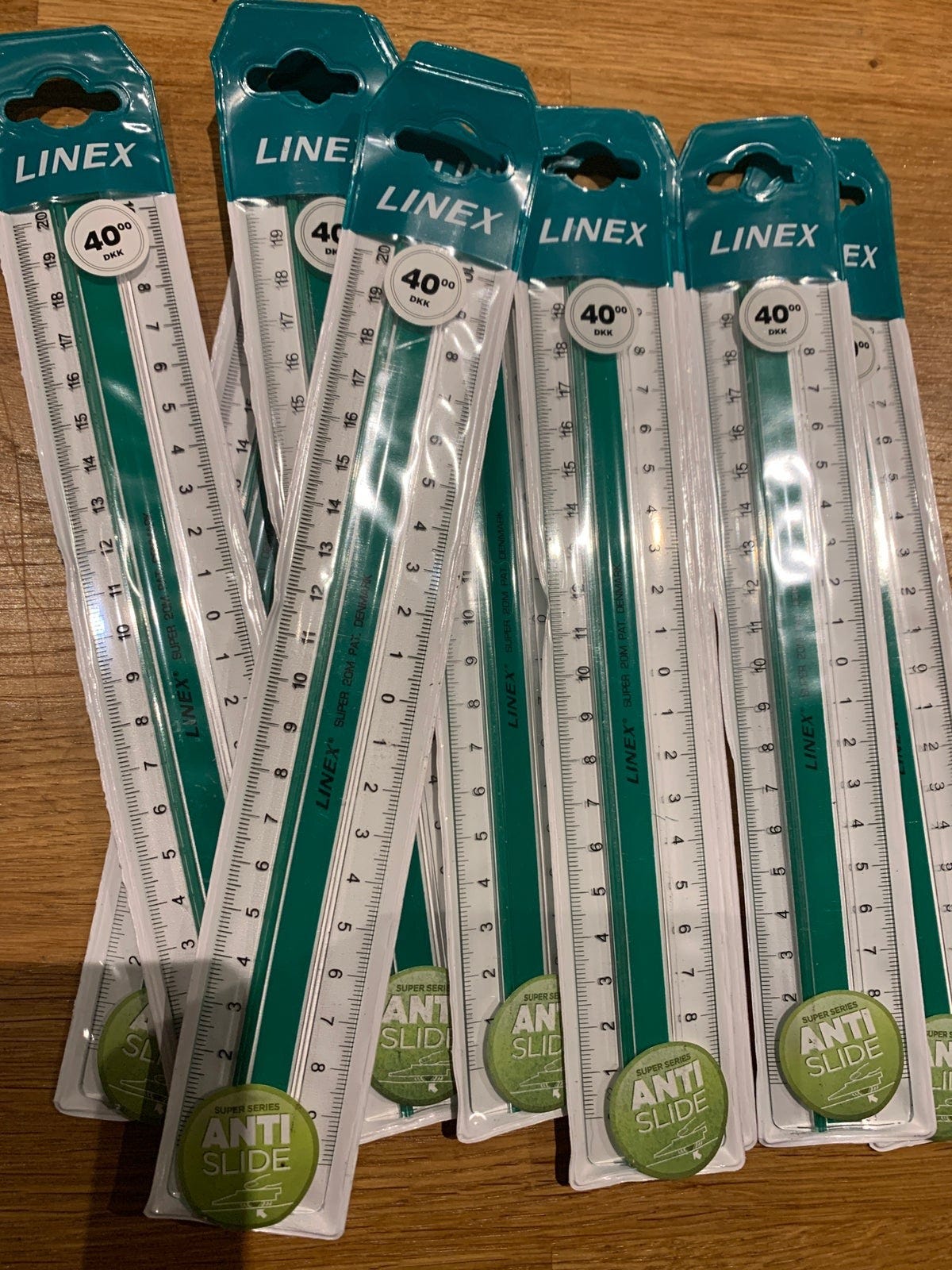 Linex lineal 20 cm 30 kr Linex lineal trekant 20 kr | DBA