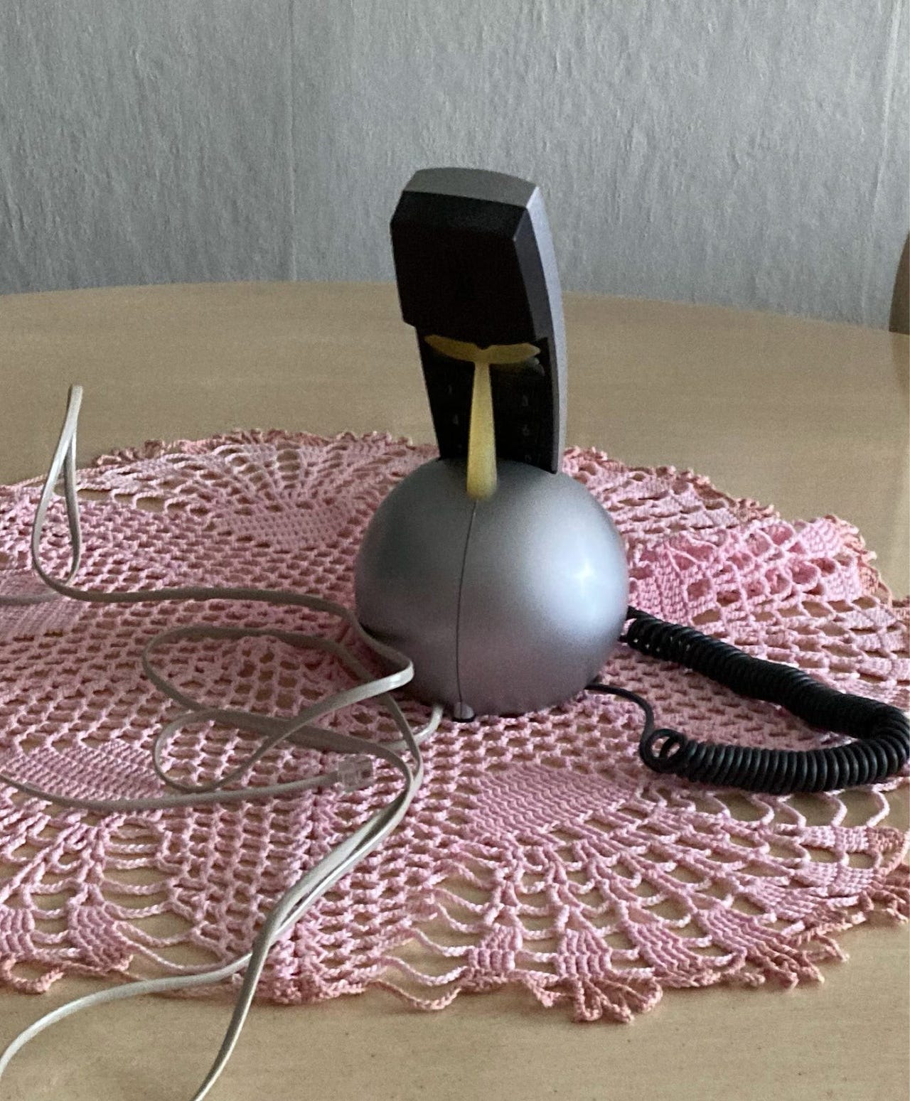 Bordtelefon, Lars & Ivan design, Design nr. 00346490.9 | DBA