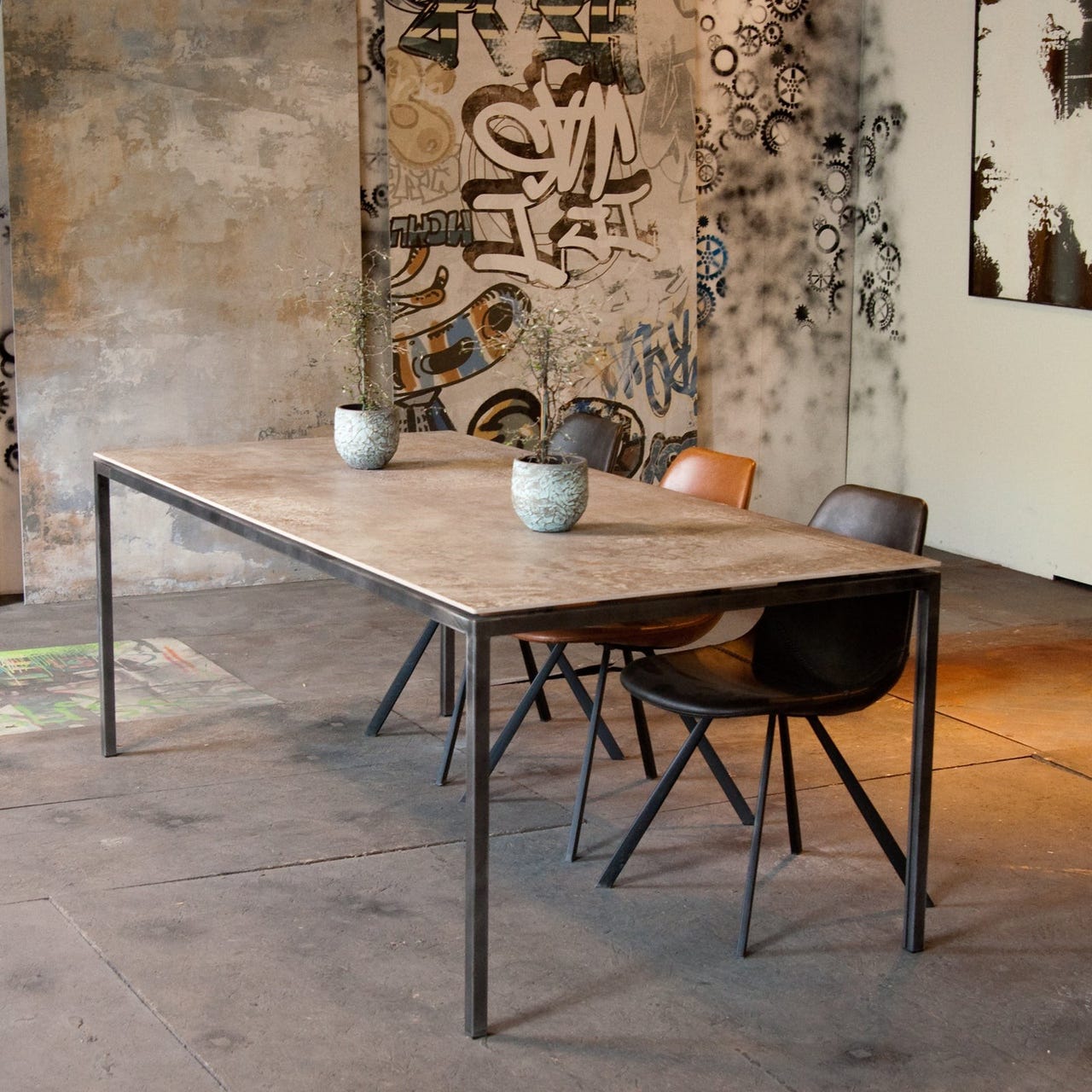 Spisebord, Keramisk bordplade / Stel: Jern, RN Design | DBA