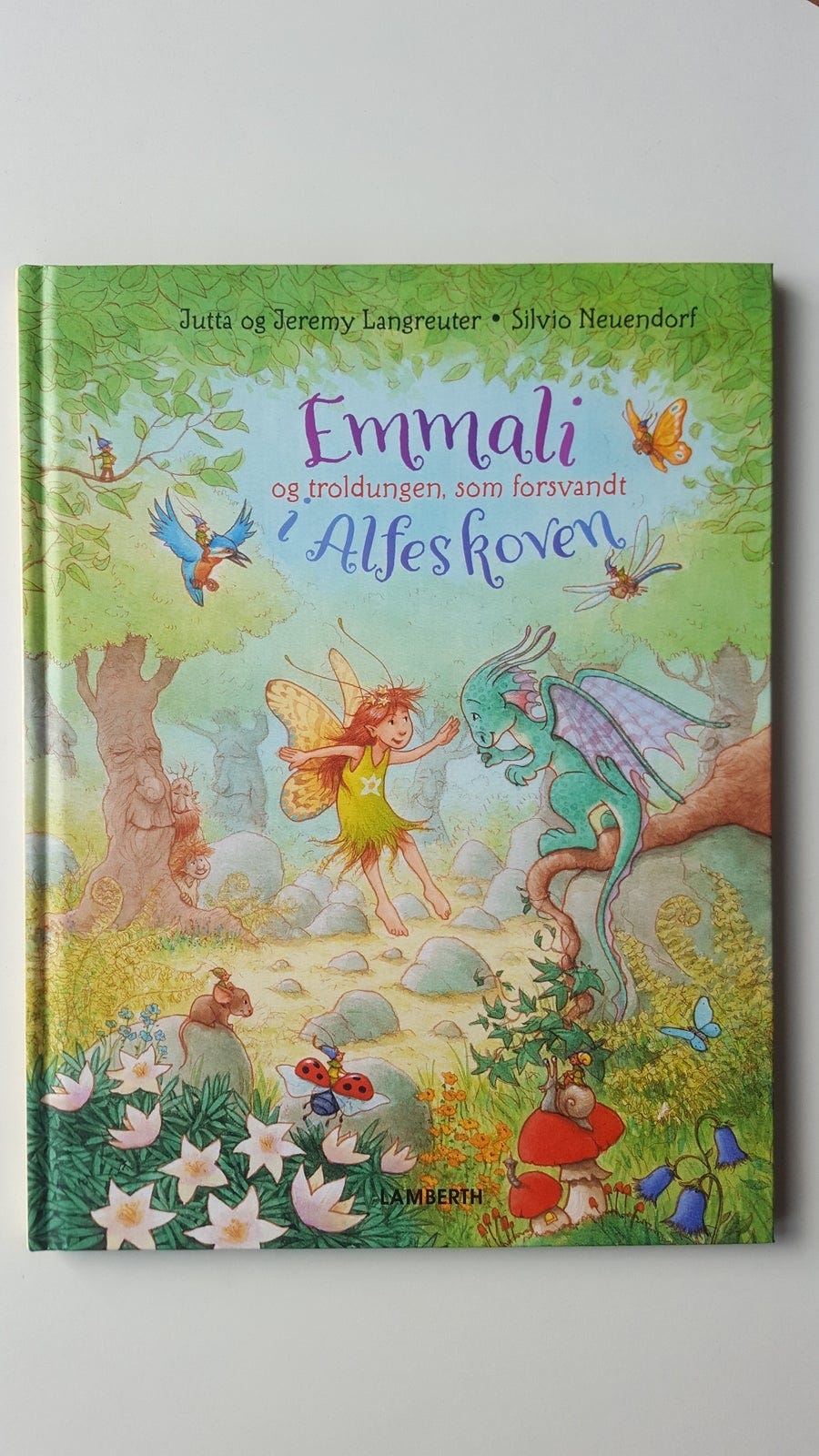 Emmali og troldungen som forsvandt i Alfeskoven | DBA