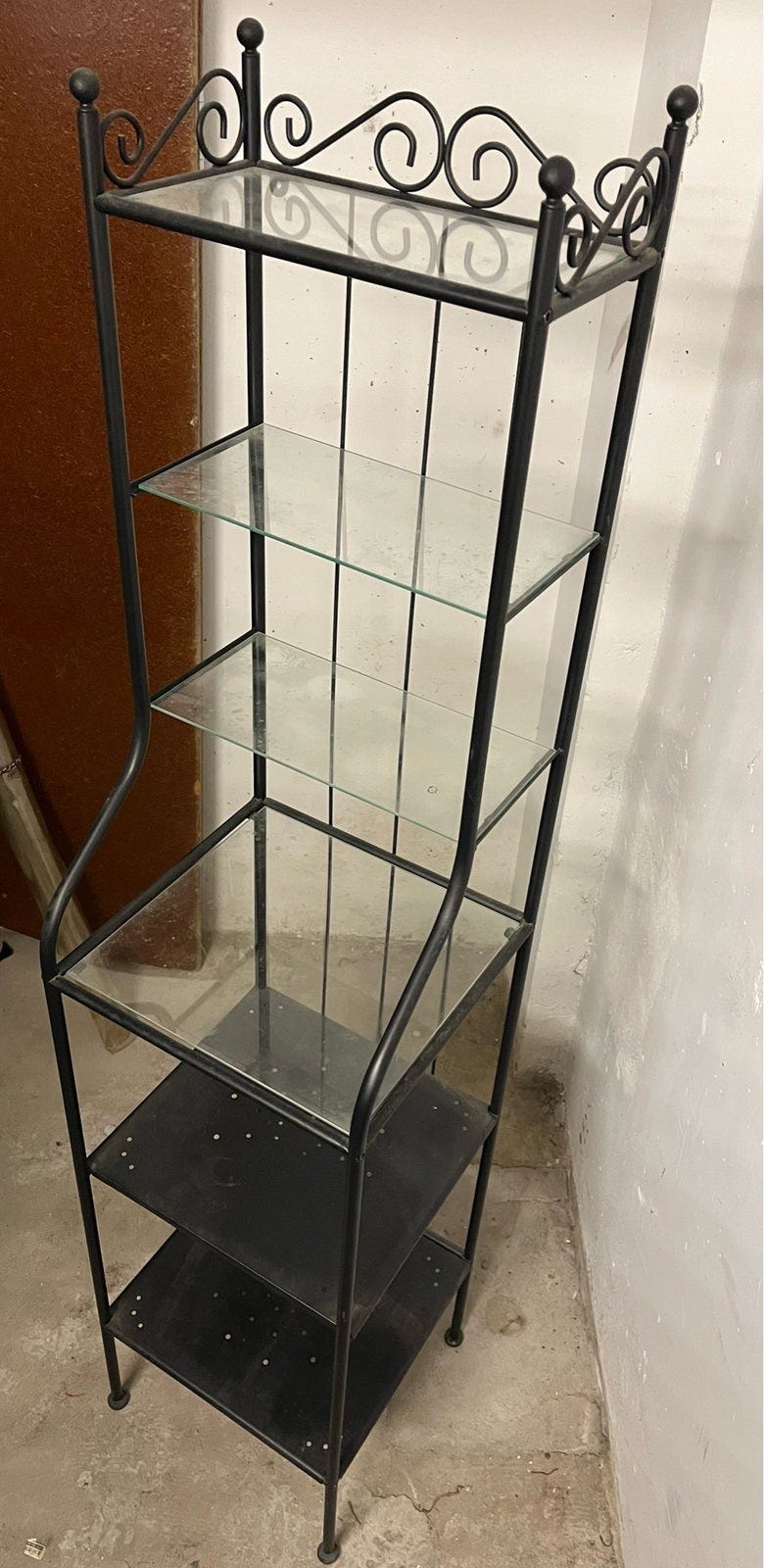 Reol, IKEA, b: 40 d: 38 h: 175 | DBA