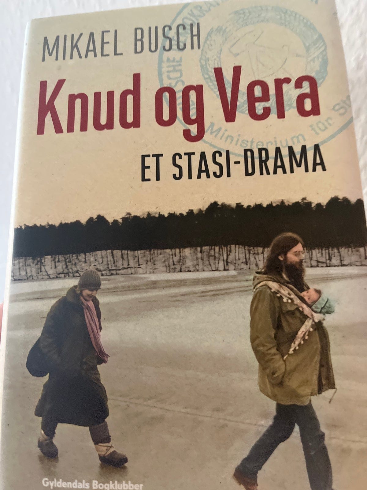 Knud og Vera Et Stasi-drama, Mikael Busch, emne: historie og samfund | DBA