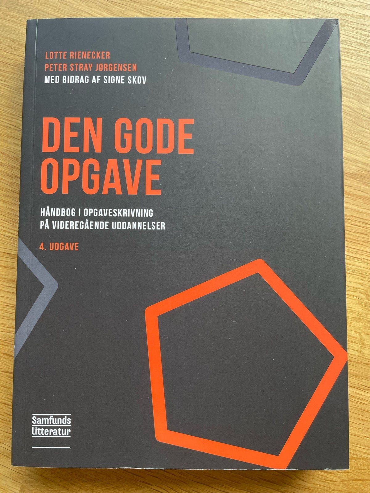 Den gode opgave, Lotte Rienecker m.fl., emne: kommunikation | DBA