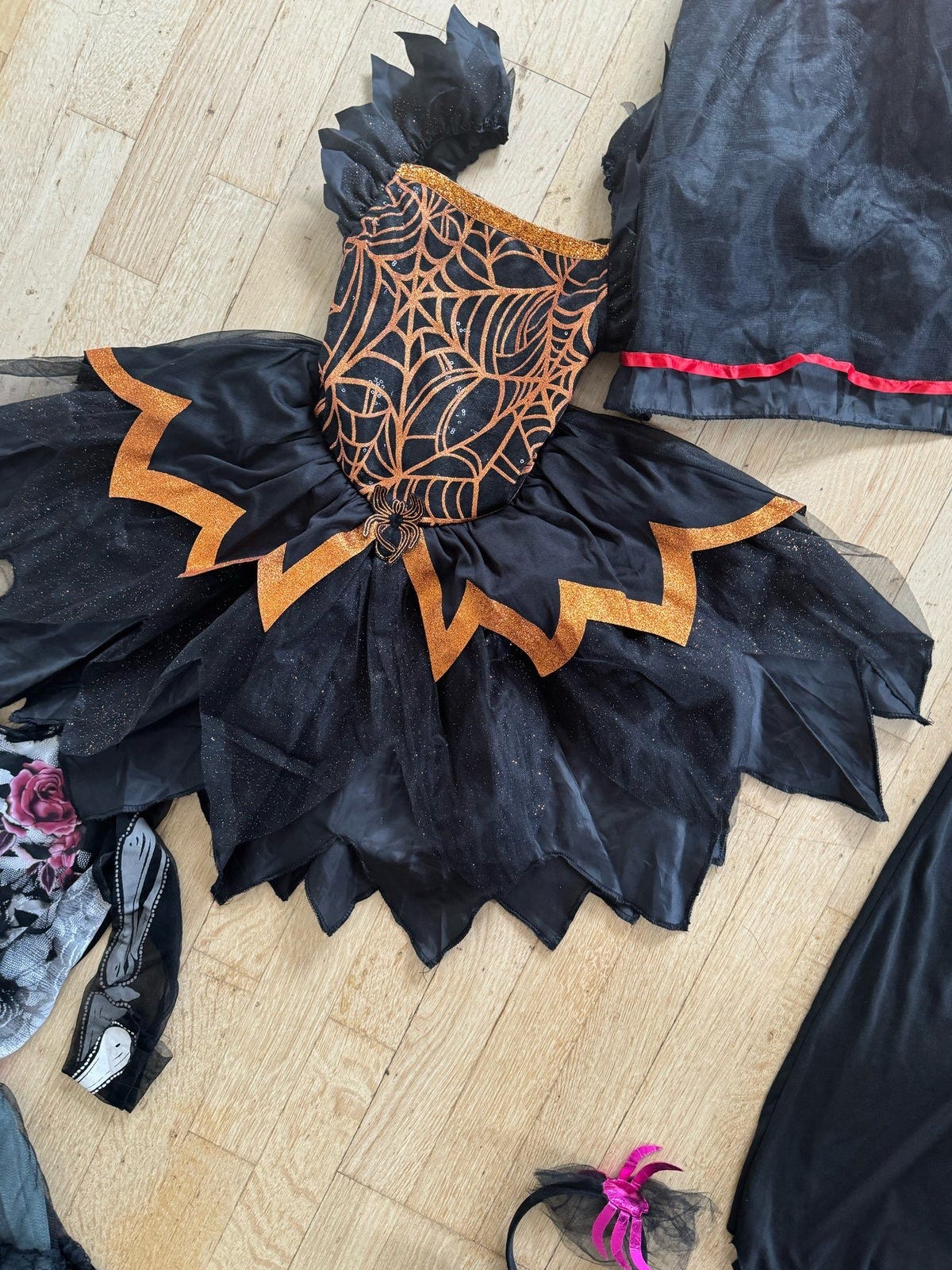 Kjoler -halloween/fastelavn kostumer | DBA