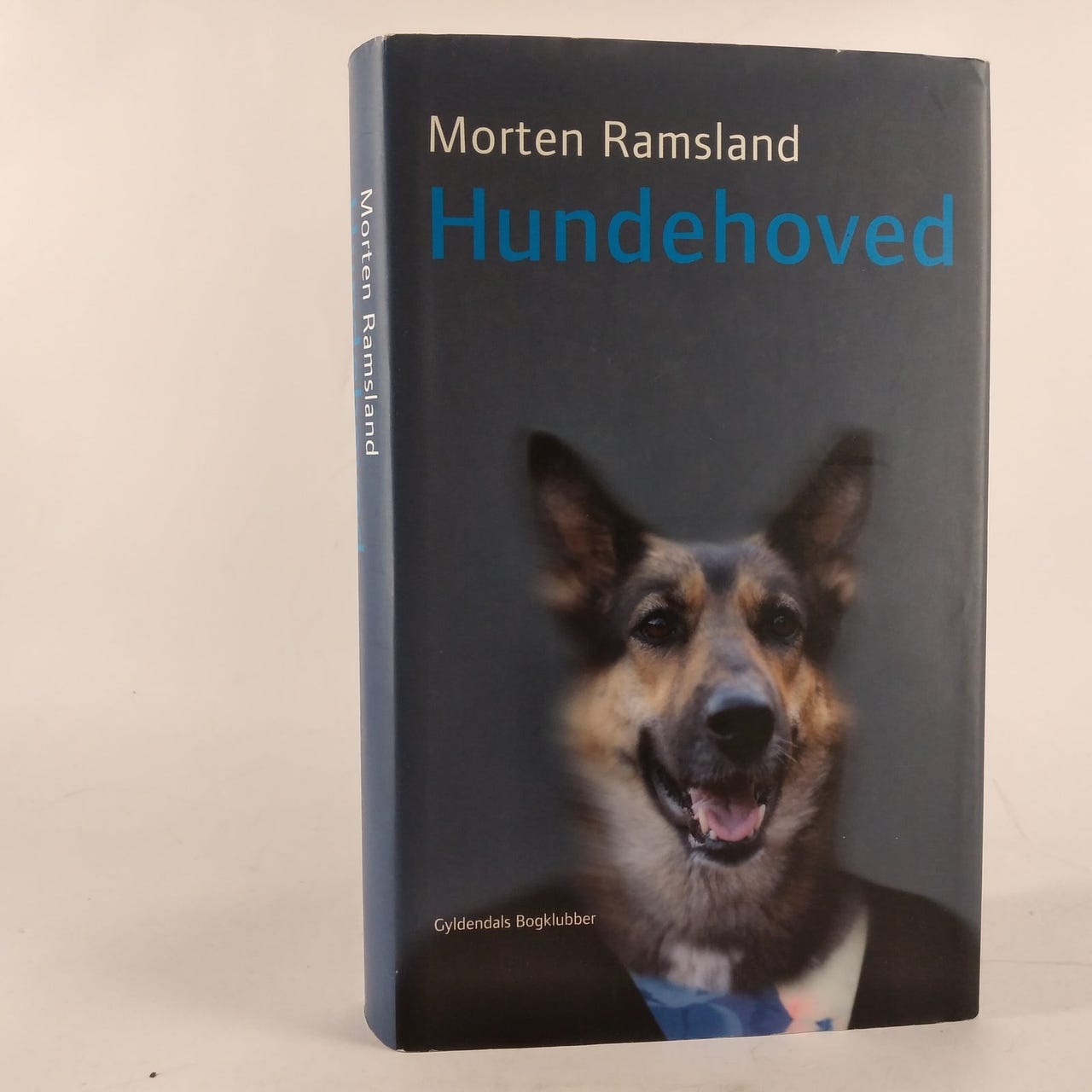 Hundehoved , Morten Ramsland, genre: roman | DBA
