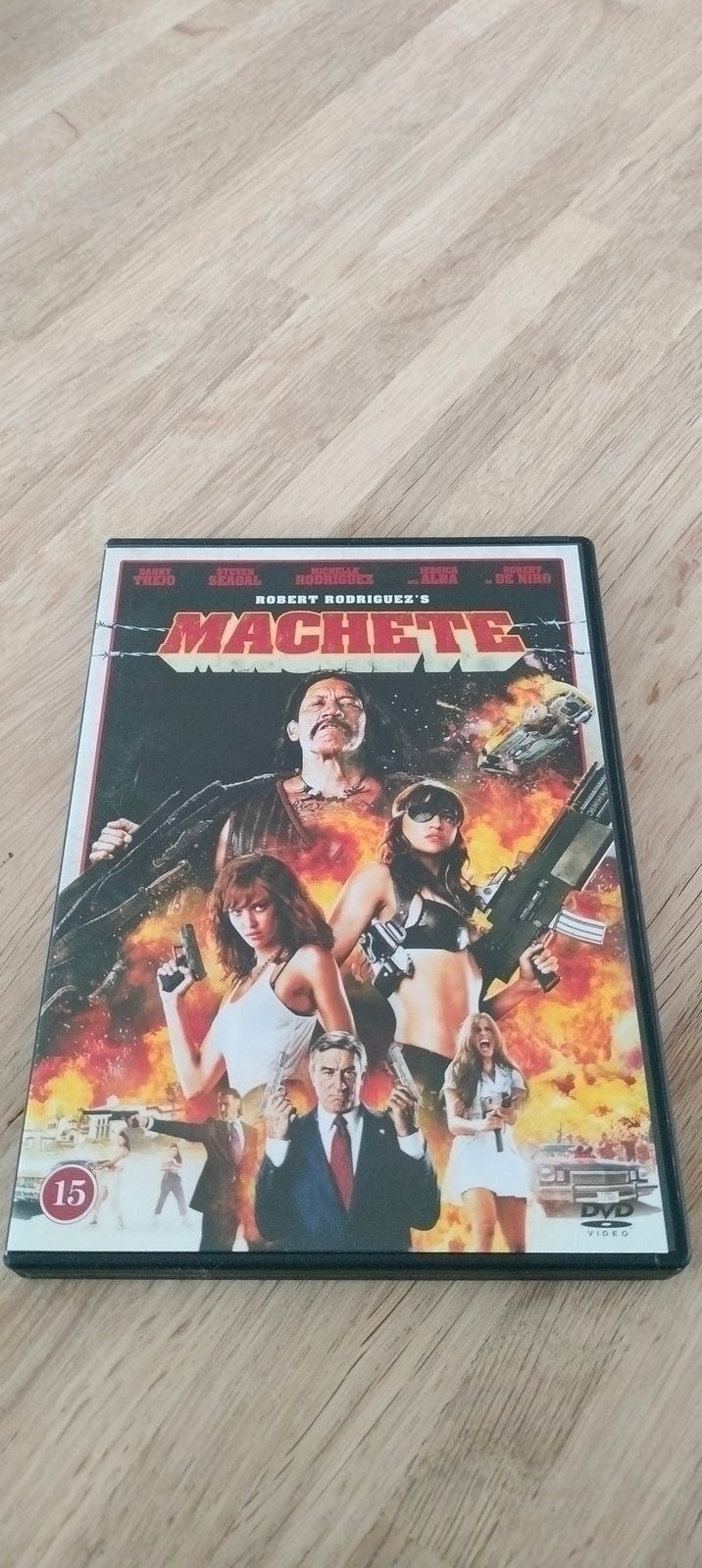 MACHETE, instruktør Ethan Maniquis og Robert Rodriguez, DVD | DBA