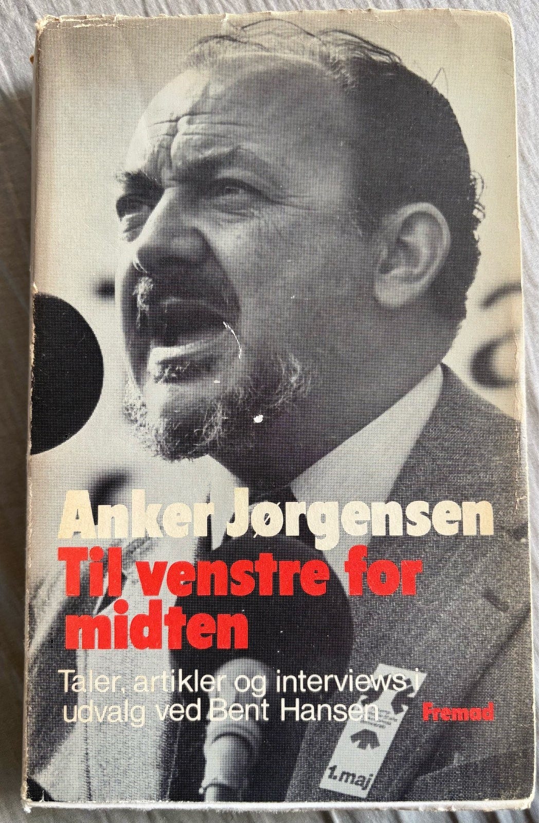 Anker Jørgensen, Til venstre for midten, Bent Hansen | DBA