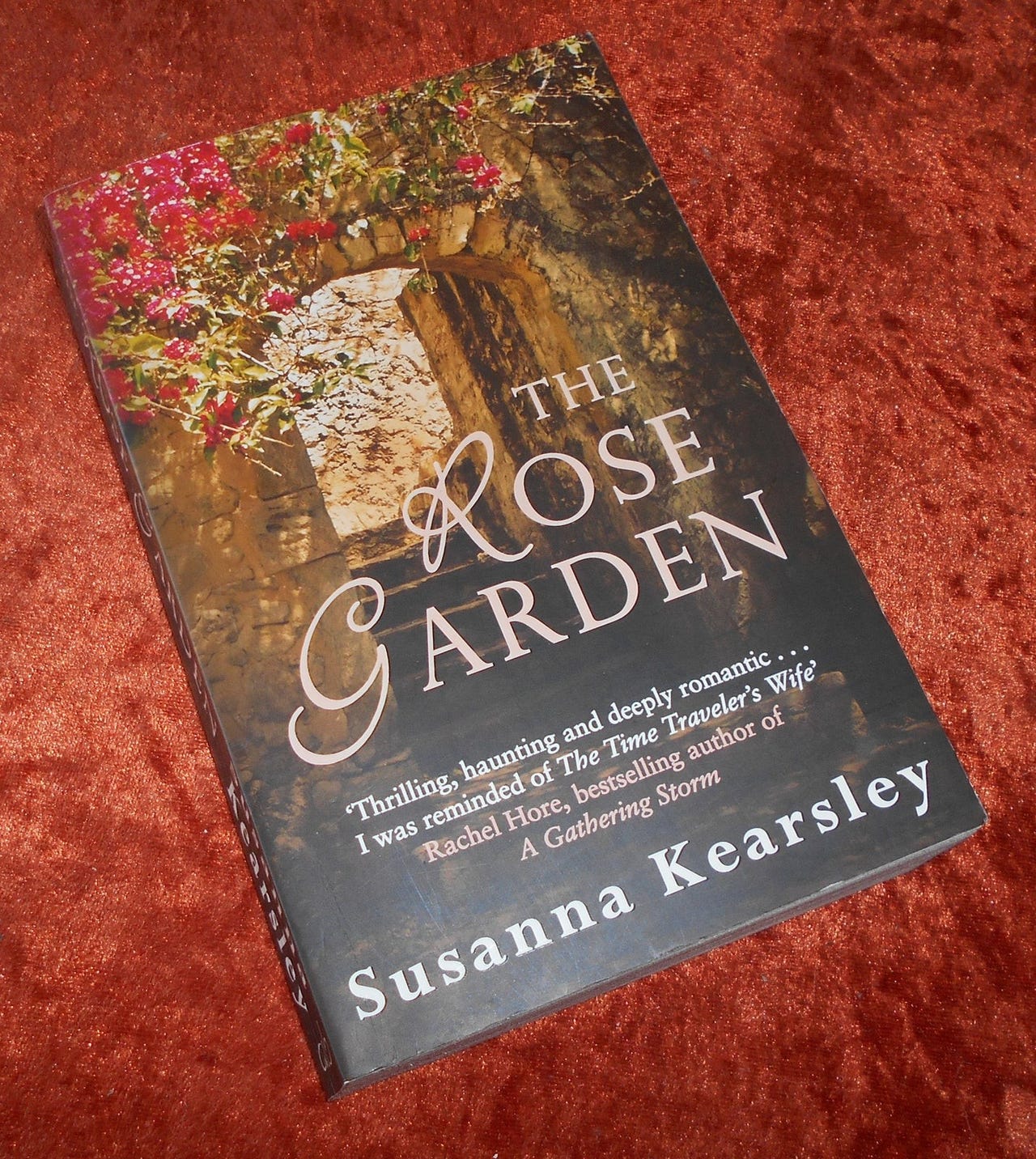 The Rose Garden, Susanna Kearsley, genre: romantik | DBA
