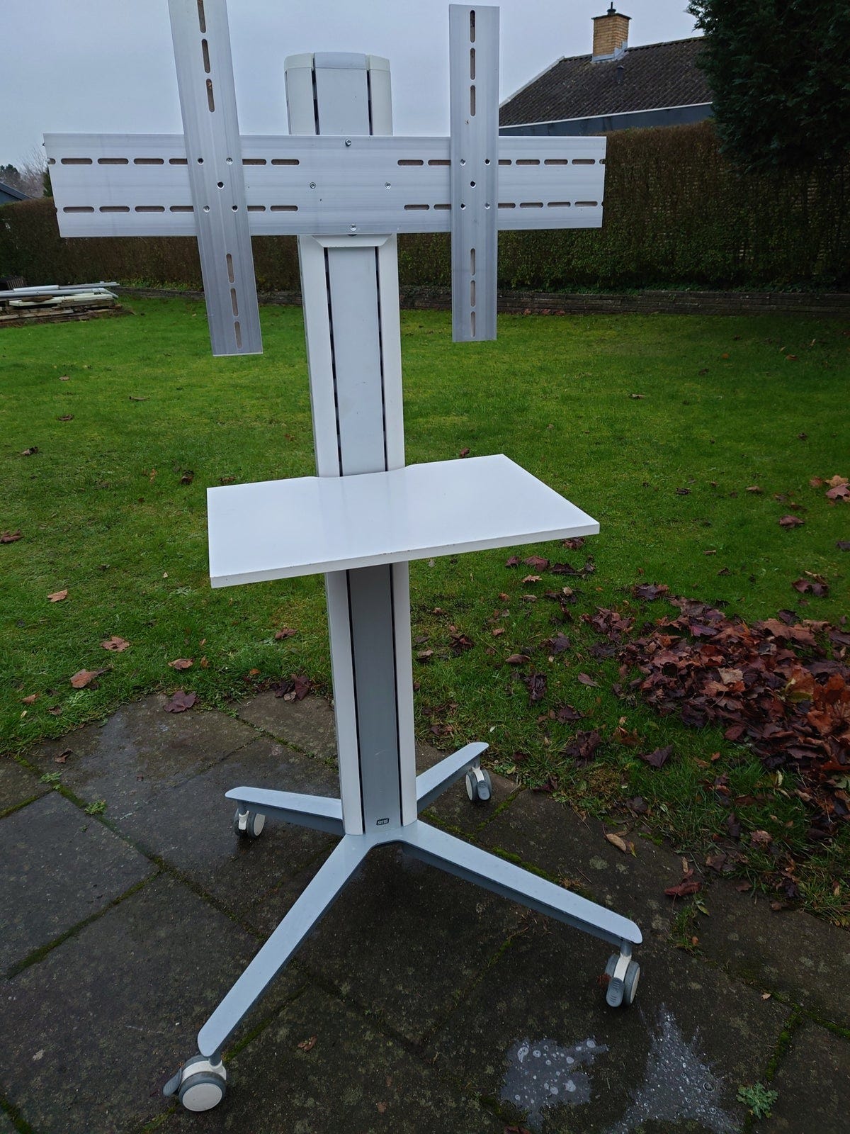 TV stander, SMS, God | DBA
