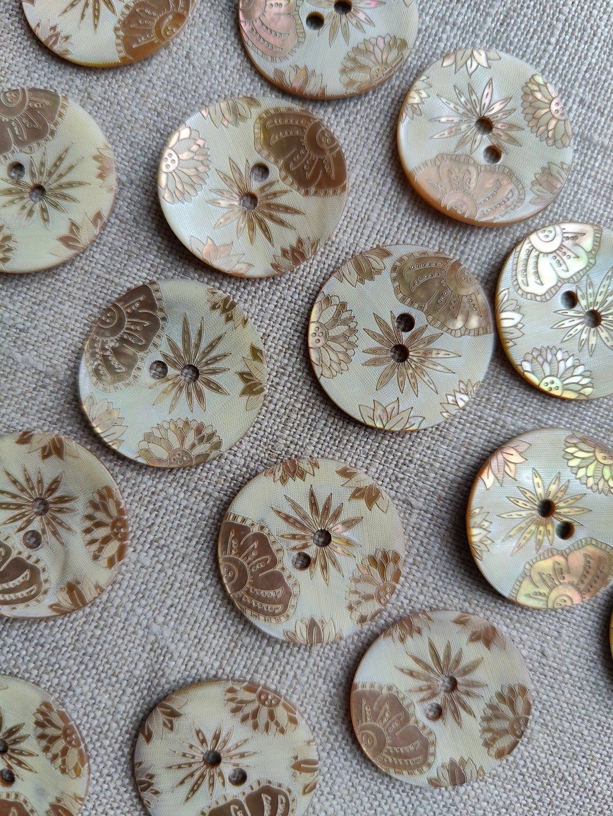 Knapper, Perlemors knapper | DBA