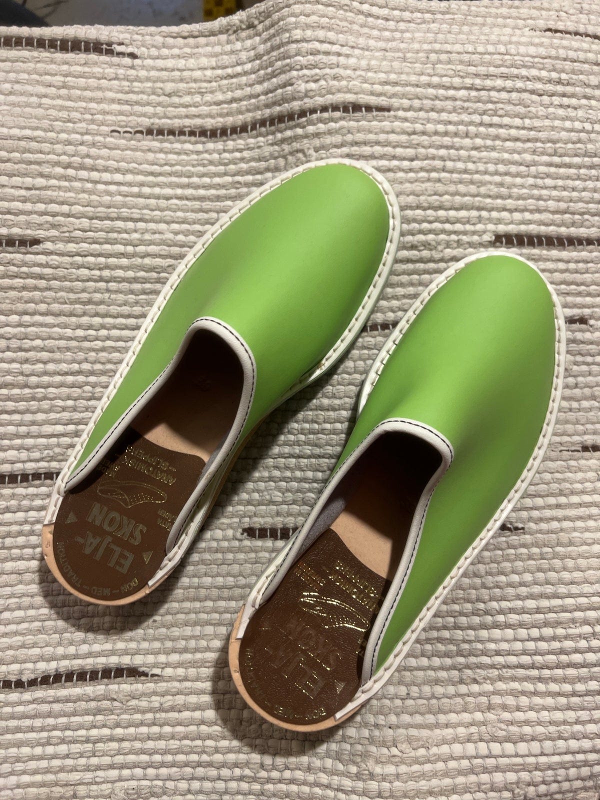 Slippers. Eljaskon str. 39 | DBA