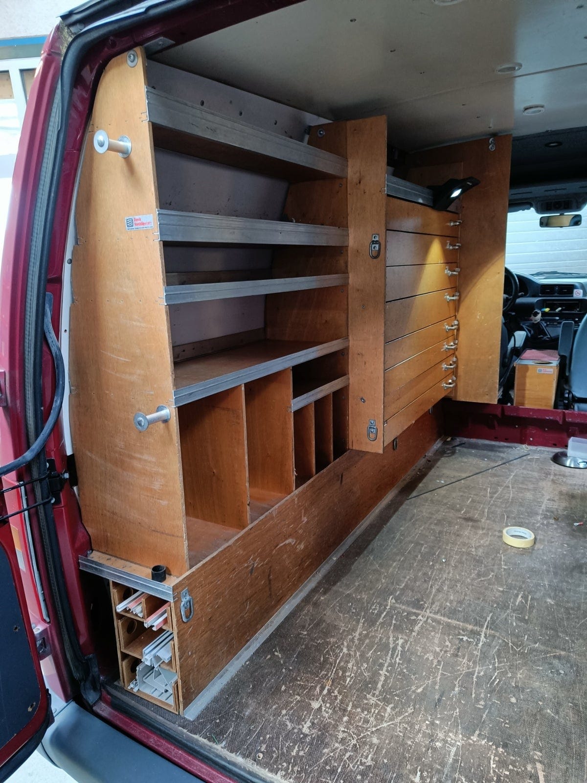 vare og værktøjs reol | DBA