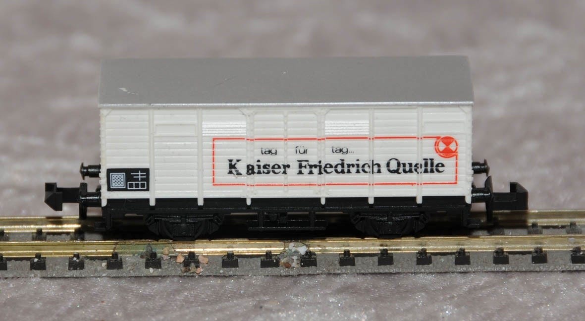Modeltog, HM-N-MINITRIX Lukket godsvogn "Kaiser-Friedrich-Quelle", # ...
