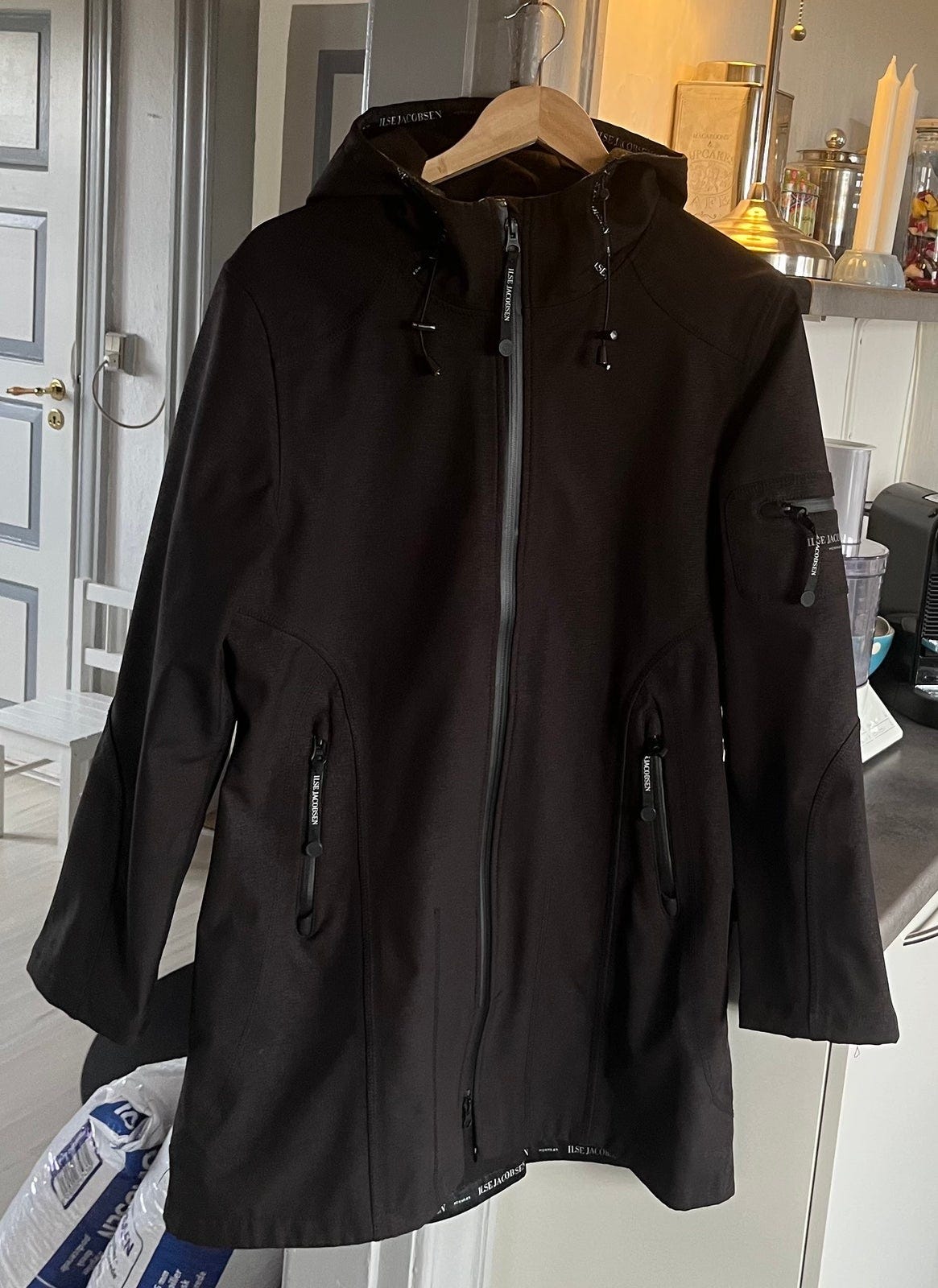 Jakke, str. 40, Else Jakobsen | DBA