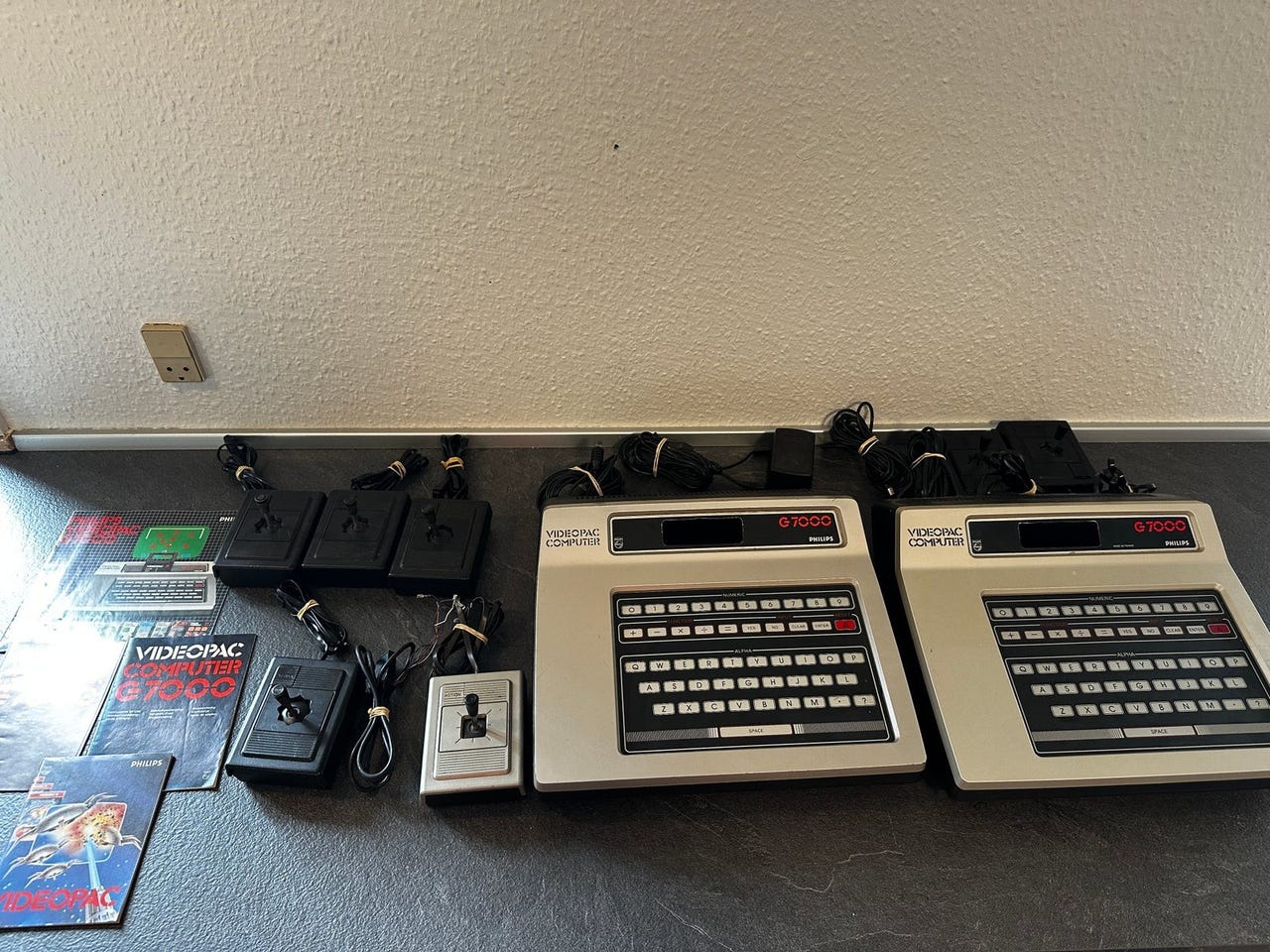 Philips Videopac G7000 pakke med 2 maskiner og 32 , spillekonsol, God | DBA