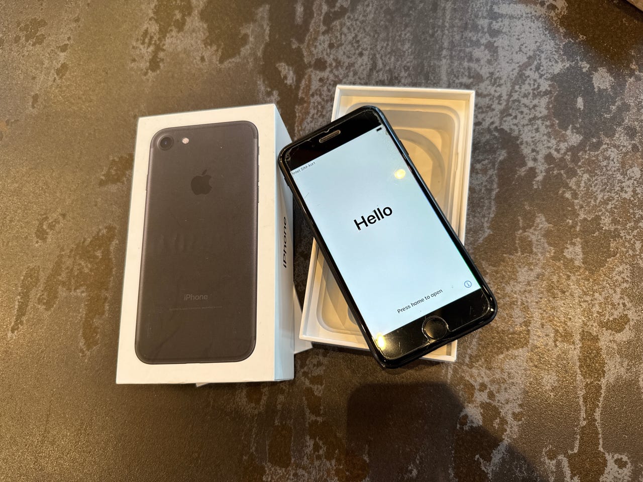 iPhone 7, 128 GB, model A1778 | DBA