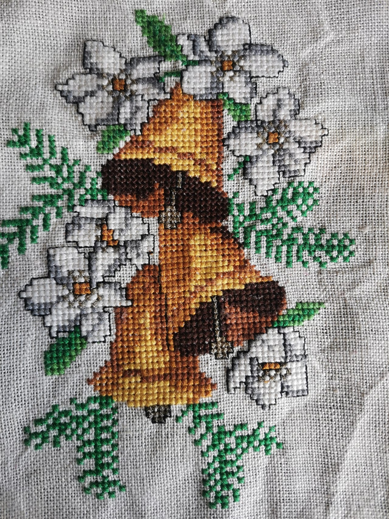 Klokker og juleroser. Vintage broderi | DBA