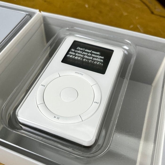SEALED iPod Classic 2002 New in BOX 20GB - Computer | DBA
